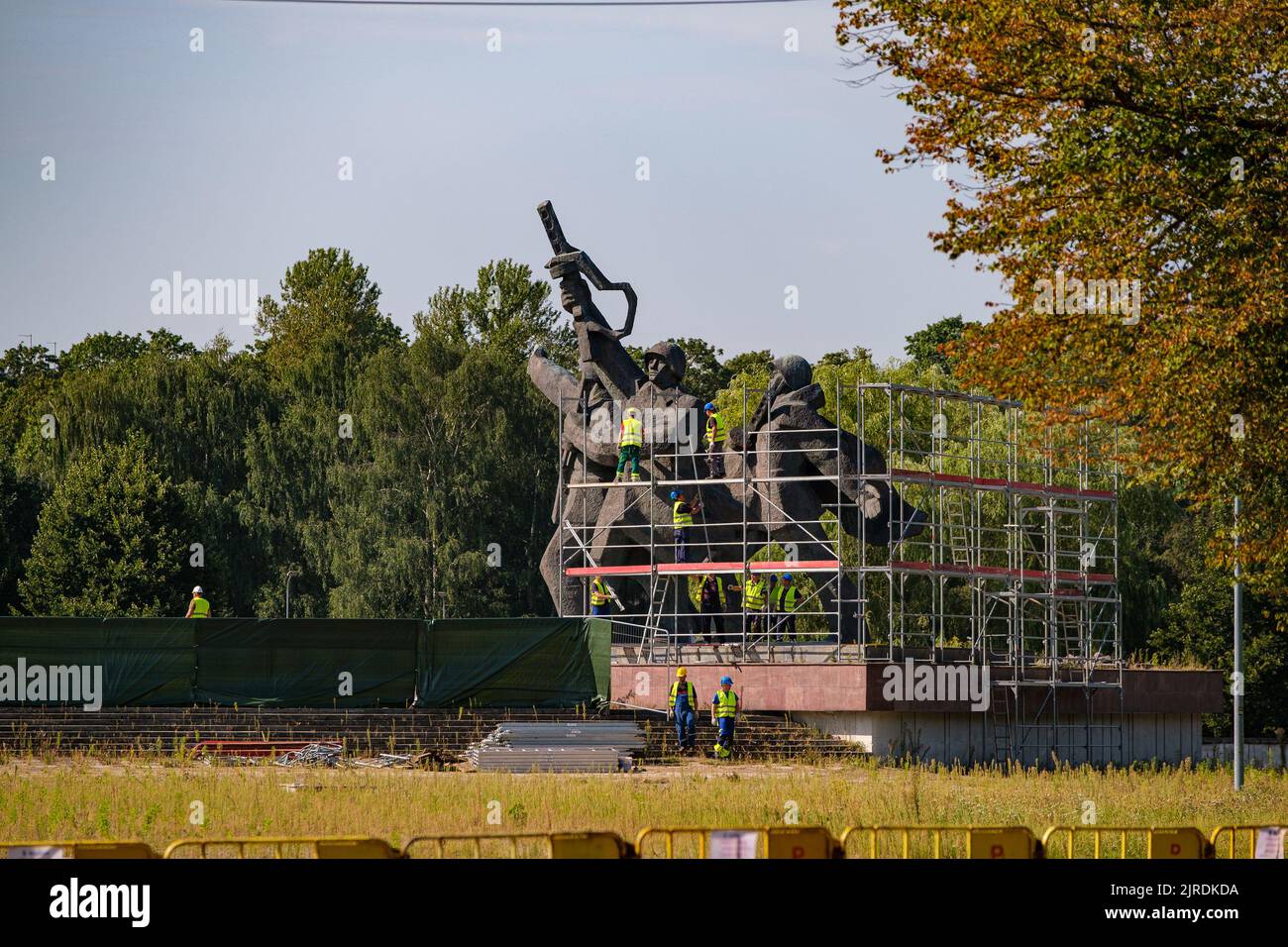 Demolition of red army monument in RIGA, LATVIA Stock Photo - Alamy