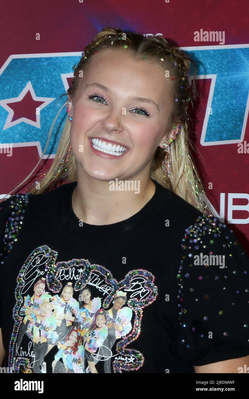 LOS ANGELES - AUG 23: JoJo Siwa at the America's Got Talent Season 17 ...