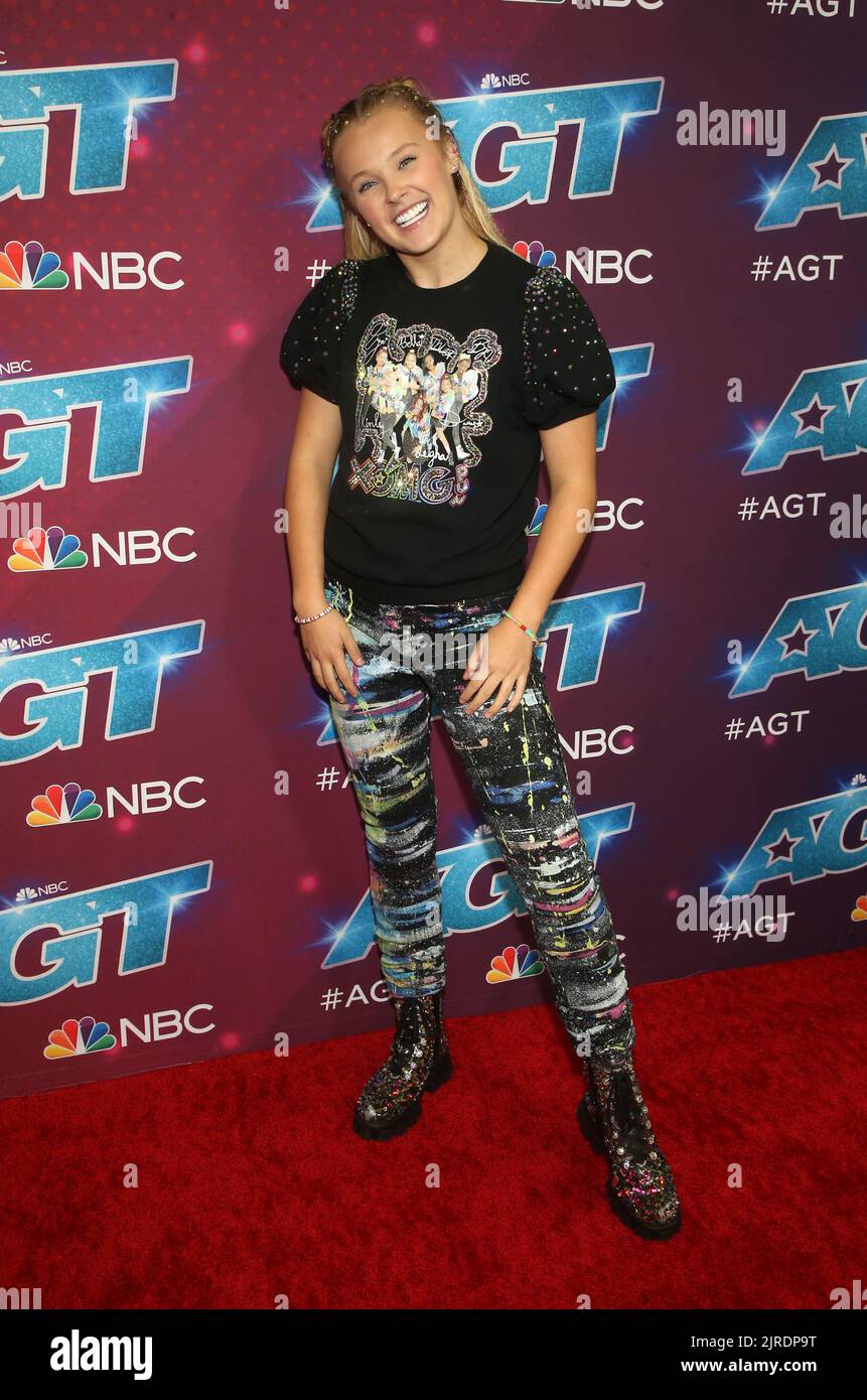 Pasadena, California, USA. 23rd Aug, 2022. JoJo Siwa. Red Carpet For ...