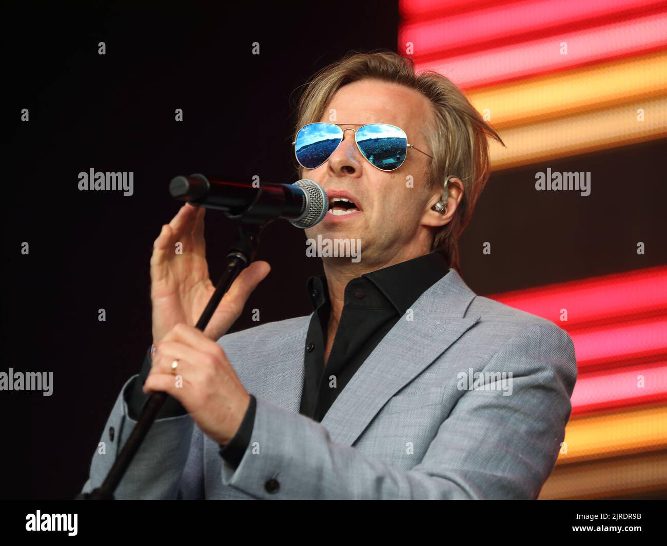 Clark Datchler of Johnny Hates Jazz performing on stage at the 80s ...