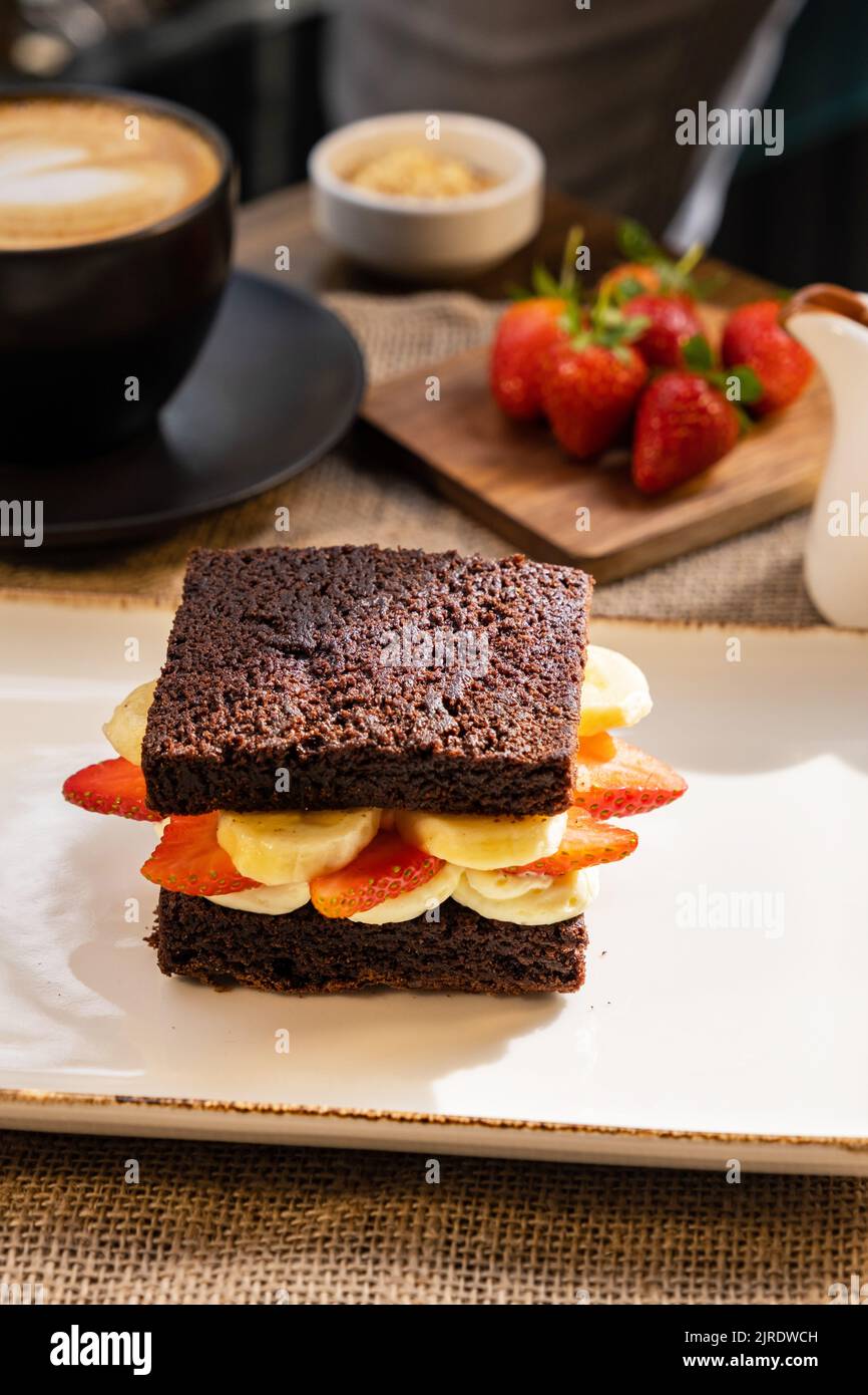 Cake presentation hi-res stock photography and images - Alamy
