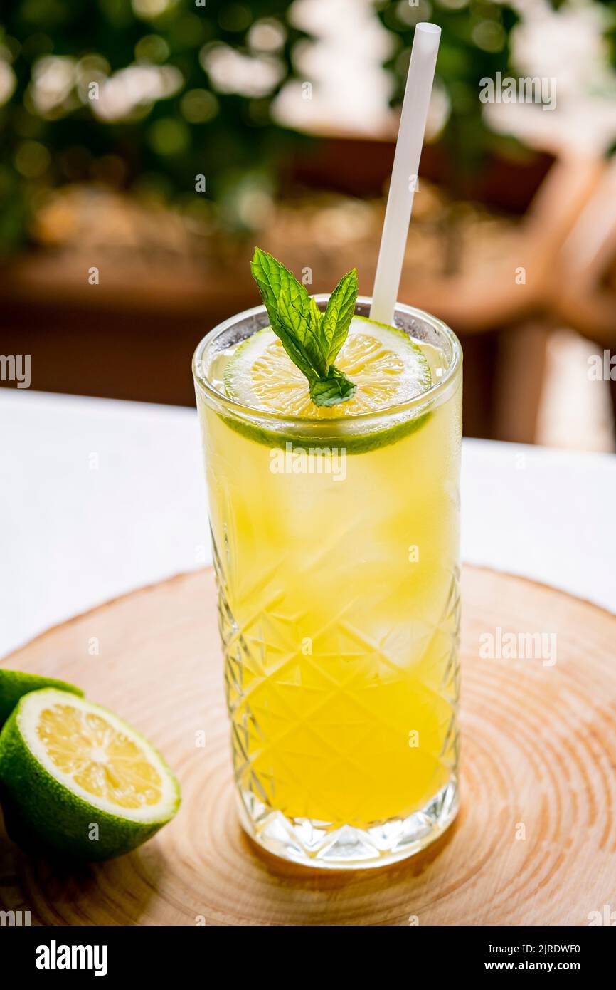 Iced lemonade hi-res stock photography and images - Alamy