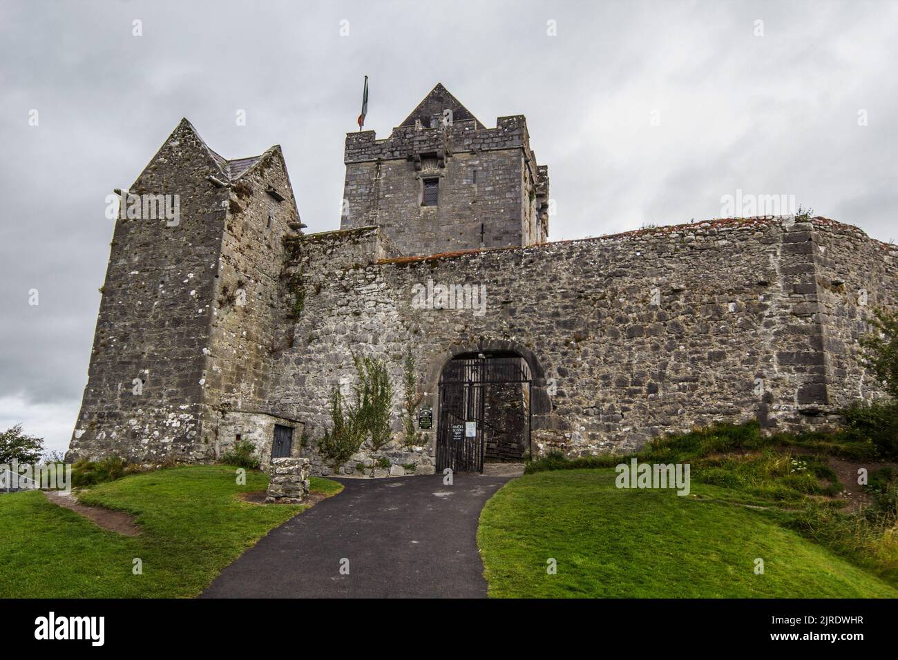 Ruins of the Pecorari castle in Piobbico (PU Stock Photo - Alamy