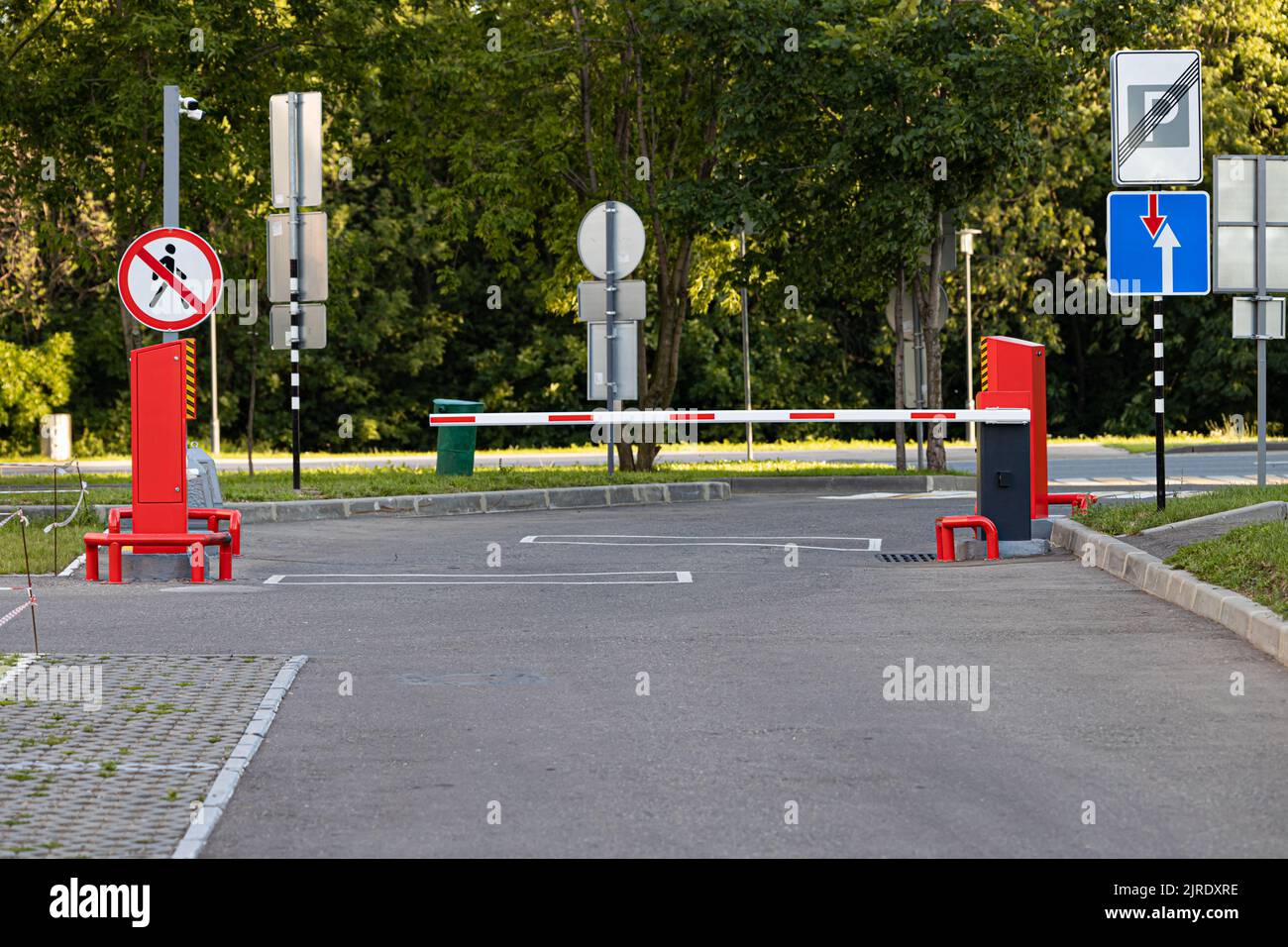 Bypass barrier hi-res stock photography and images - Alamy