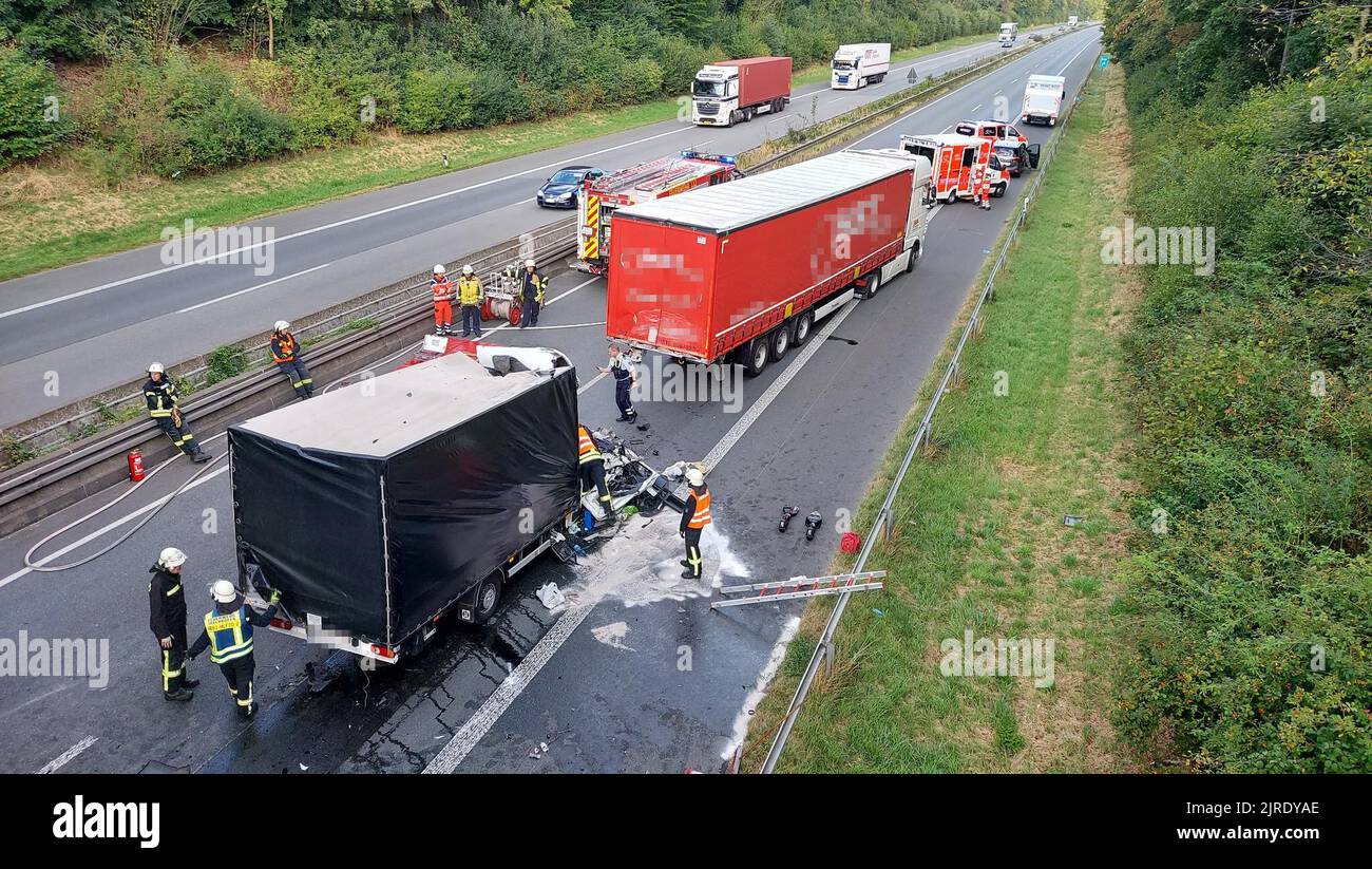 24 August 2022, North Rhine-Westphalia, Ibbenbüren: Emergency services ...