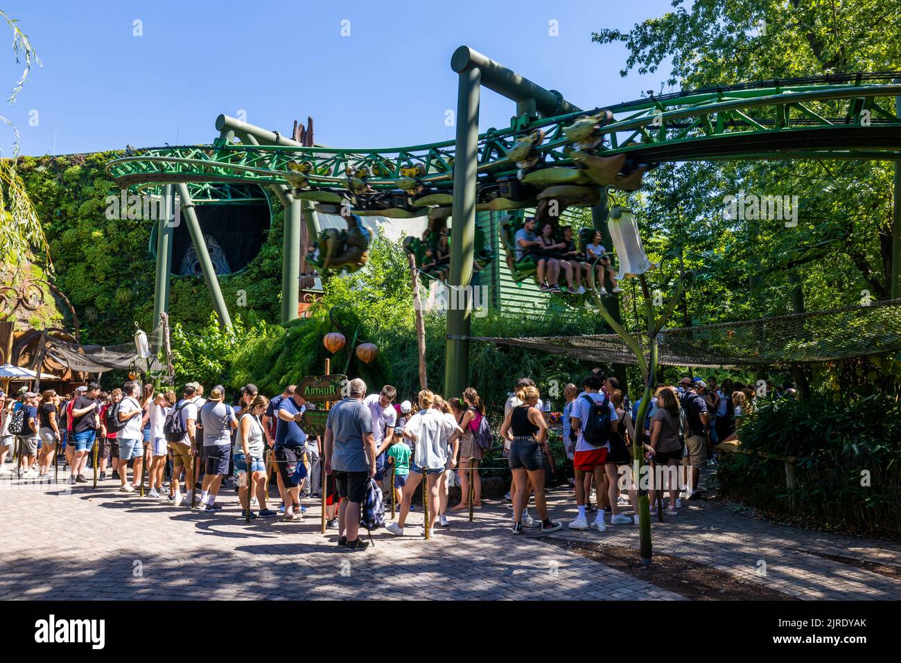 Rust, Germany. 10th Aug, 2022. Visitors to Europa-Park ride the "Arthur ...