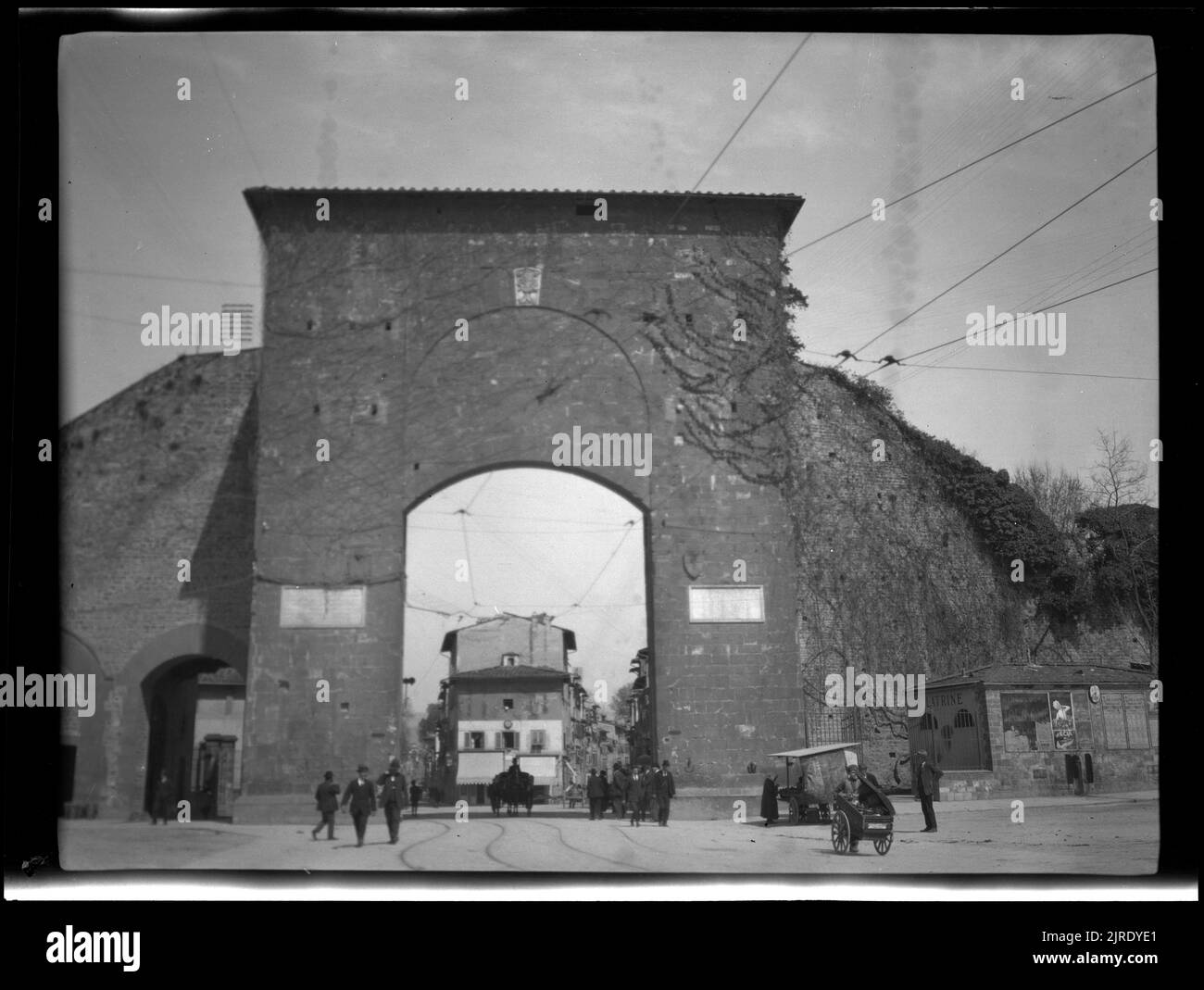 Arched gate Black and White Stock Photos & Images - Alamy