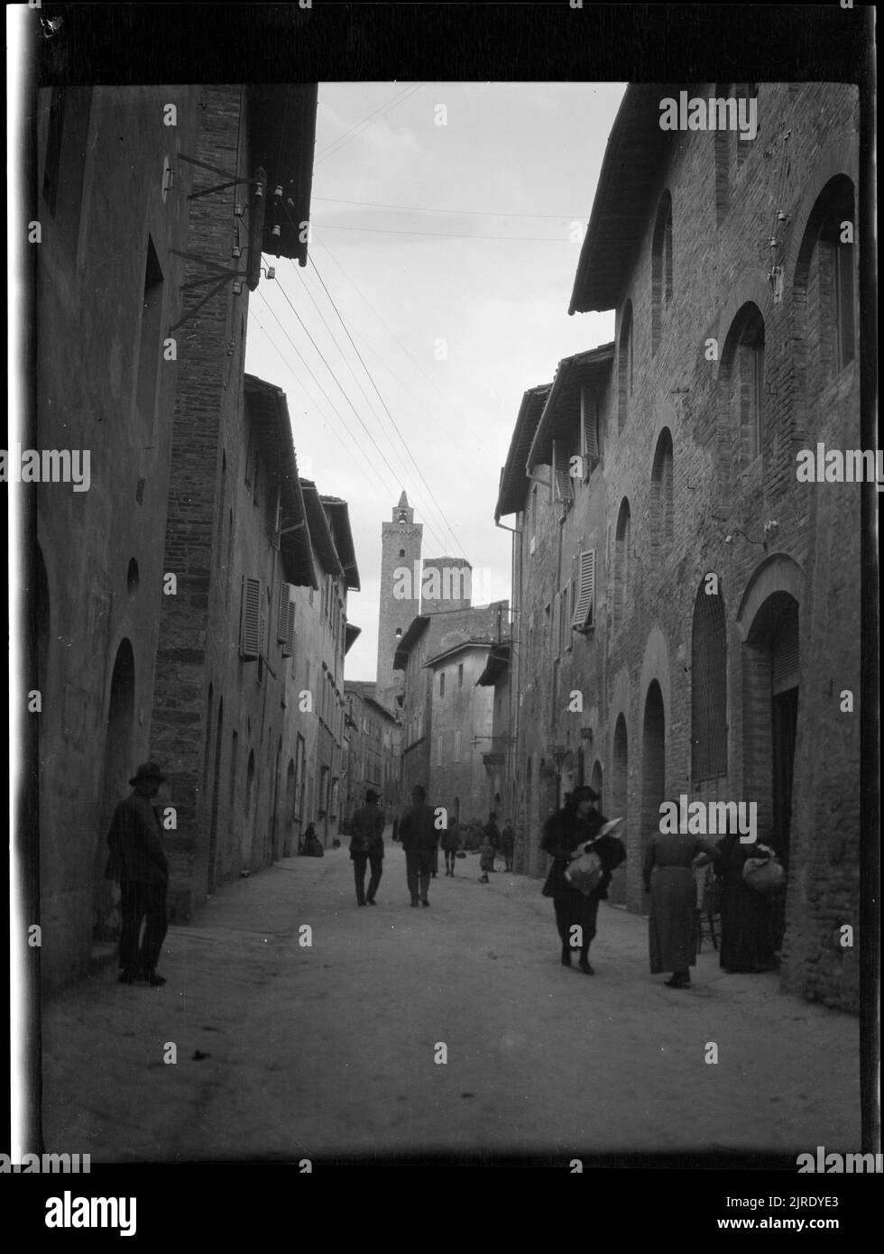 Narrow street corner in Black and White Stock Photos & Images - Alamy