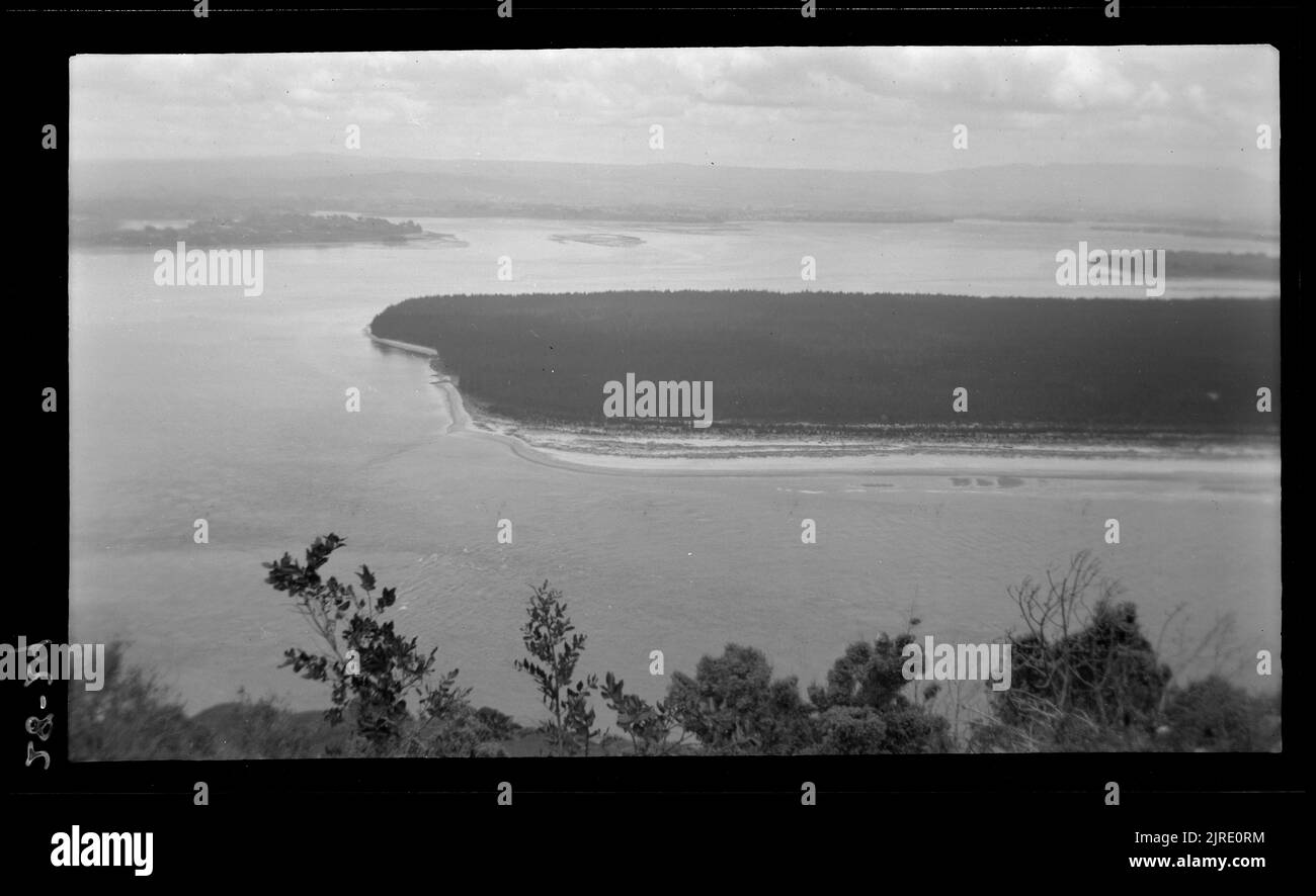 Matakana Island with Panipani Beach and main part of Tauranga harbour ...