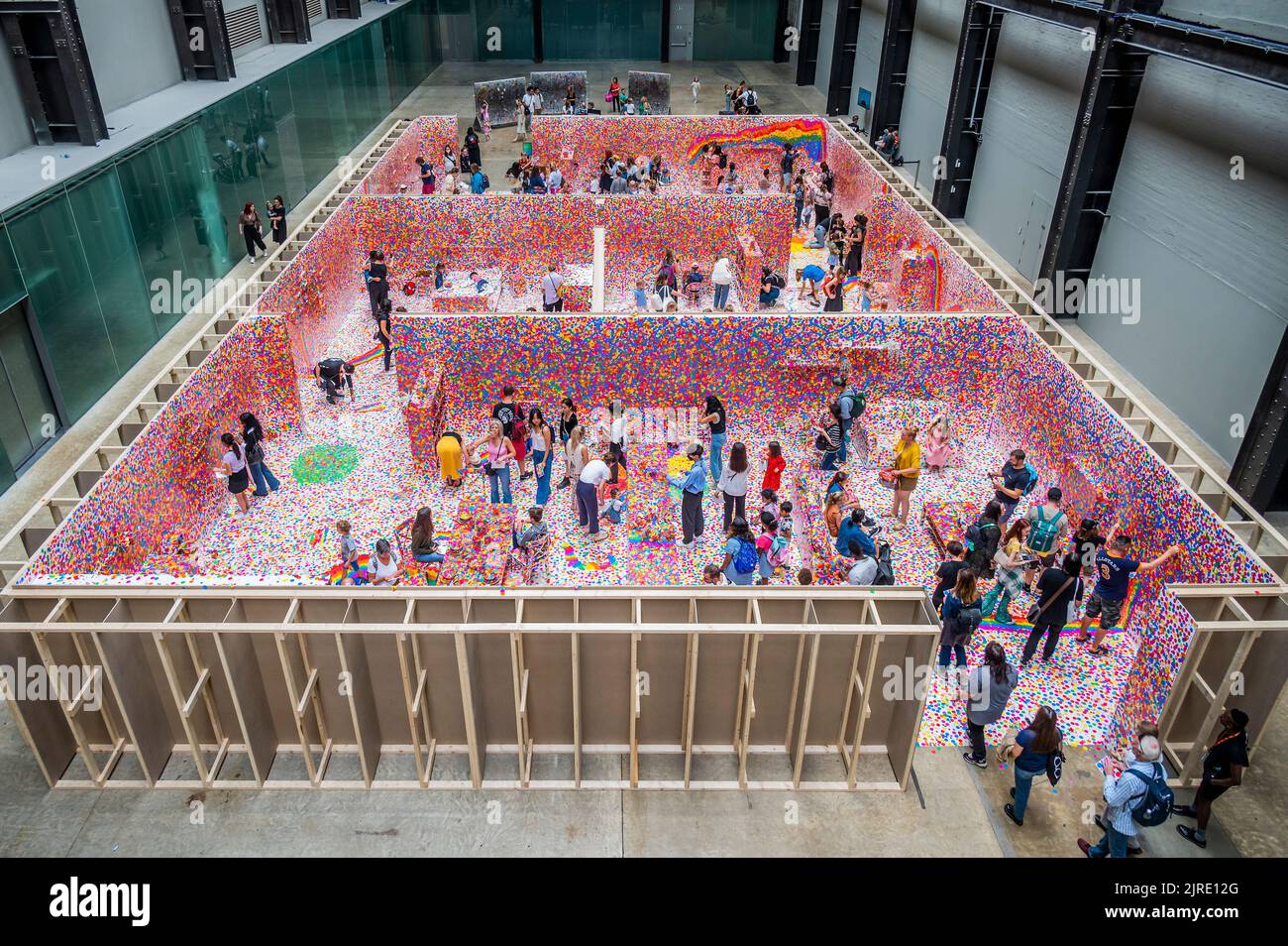 London, UK. 23rd Aug, 2022. The last chance this week to take part in the UNIQLO Tate Play: The ...