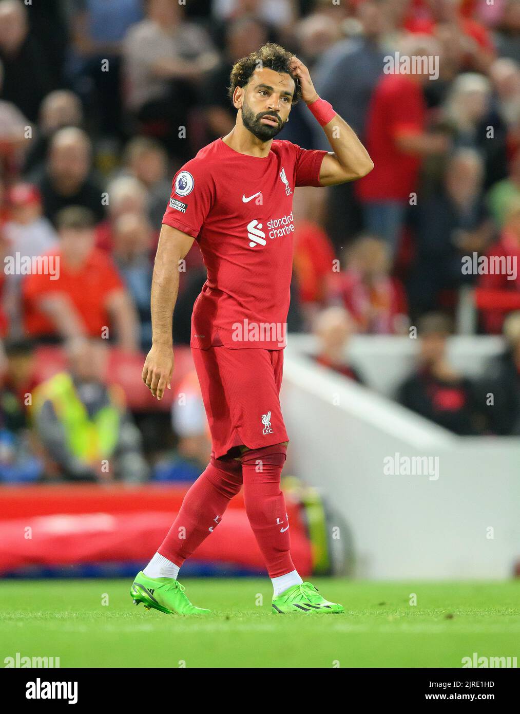 Liverpool premier league anfield hi-res stock photography and images ...