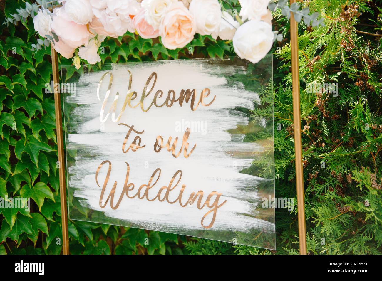 Welcome board in a forest hi-res stock photography and images - Alamy