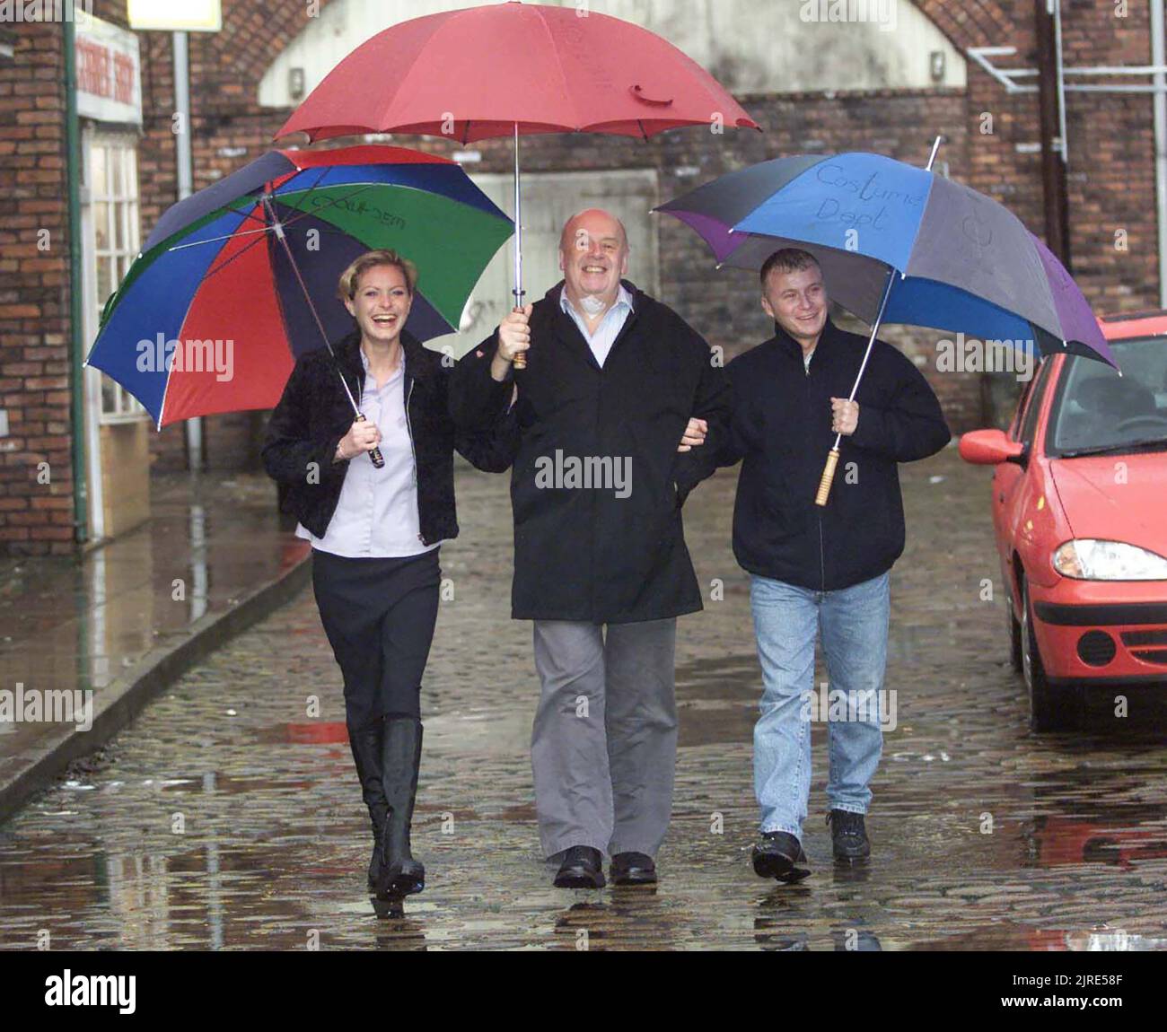 SOAP STARS L-R TRACY SHAW, JOHN SAVIDENT ON SET OF CORONATION STREET , WITH CO STAR STEVEN ...