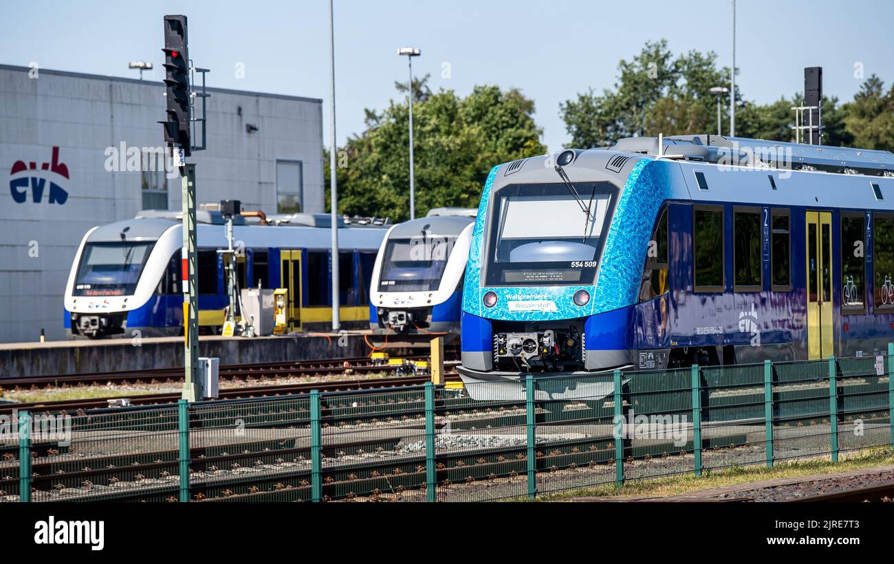 24 August 2022, Lower Saxony, Bremervörde: A new hydrogen-powered ...