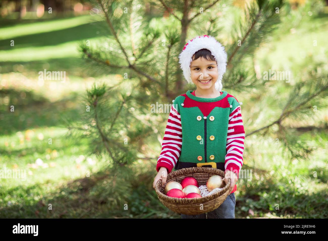 Boy in red jumper hi-res stock photography and images - Alamy