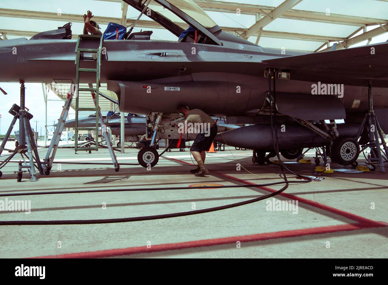 Aircraft jacks hi-res stock photography and images - Alamy
