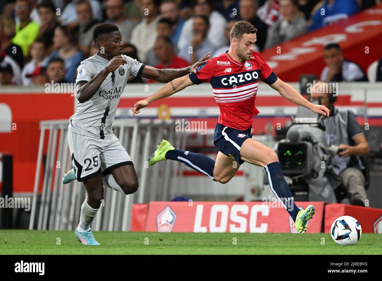 LILLE - (lr) Nuno Mendes of Paris Saint-Germain, Gabriel Gudmundsson of ...