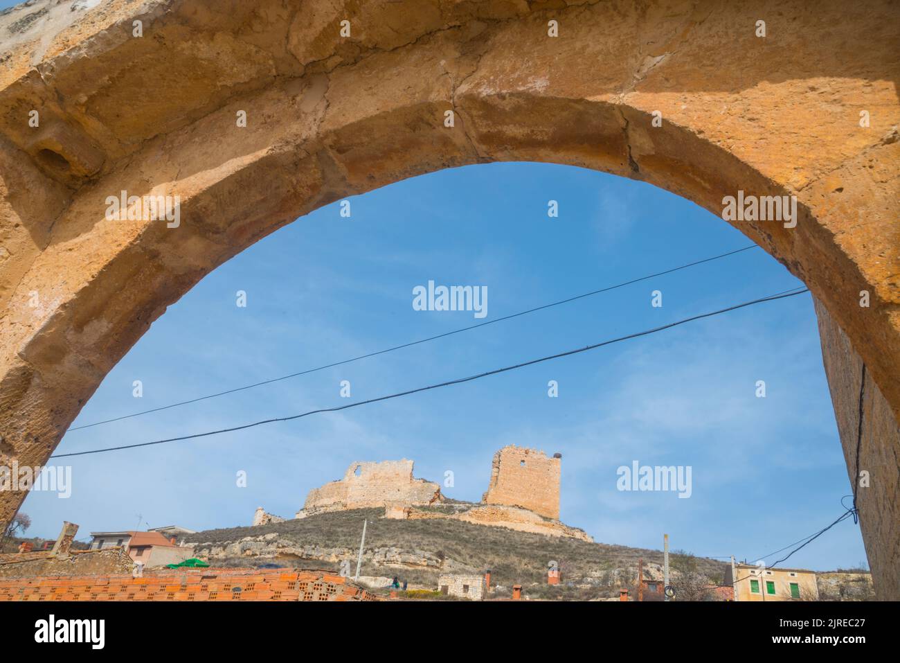 Ruinas castillo medieval torregalindo hi-res stock photography and ...