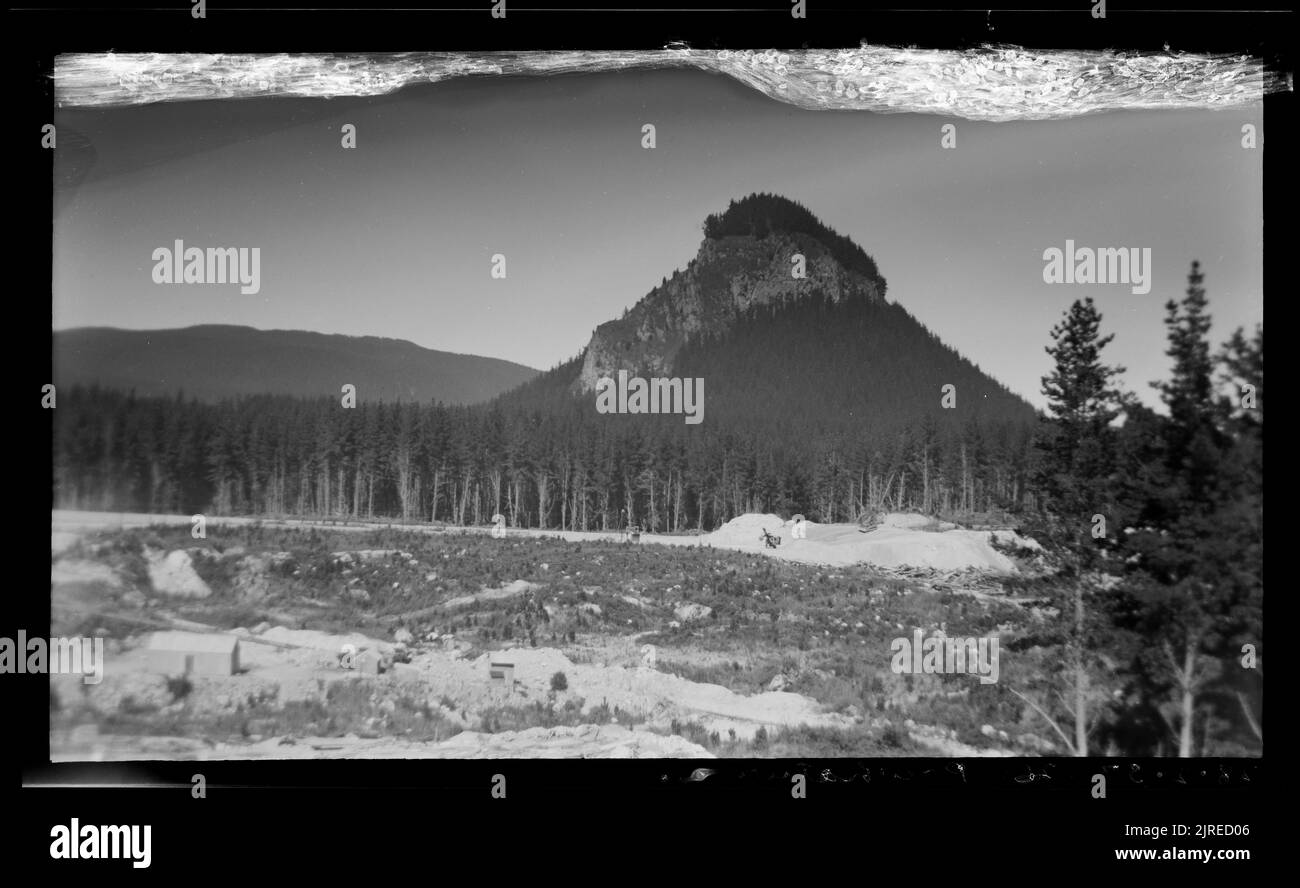 February 1957 Black and White Stock Photos & Images - Alamy