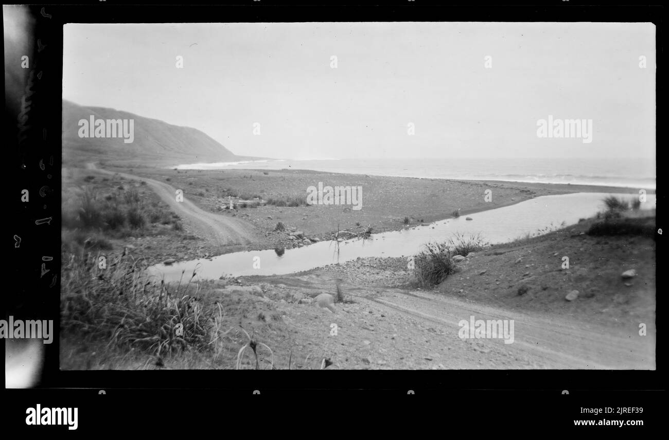 Visit to Putangirua Pinnacles and old Maori sites : Makotukutuku River ...