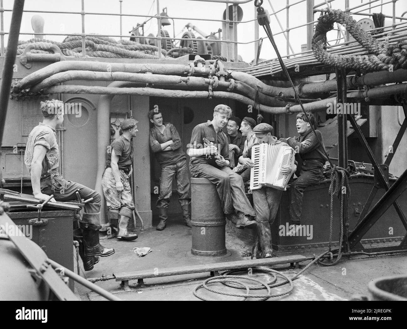 The Royal Navy during the Second World War An impromptu sing song in ...