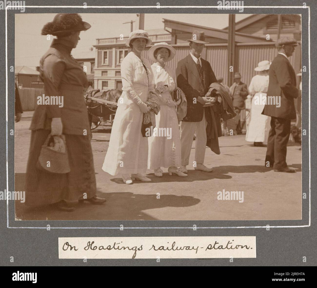 Xmas 1914 at Hastings. Boxing Day in Napier to see the Mardi Gras. December 26, 1914: On ...