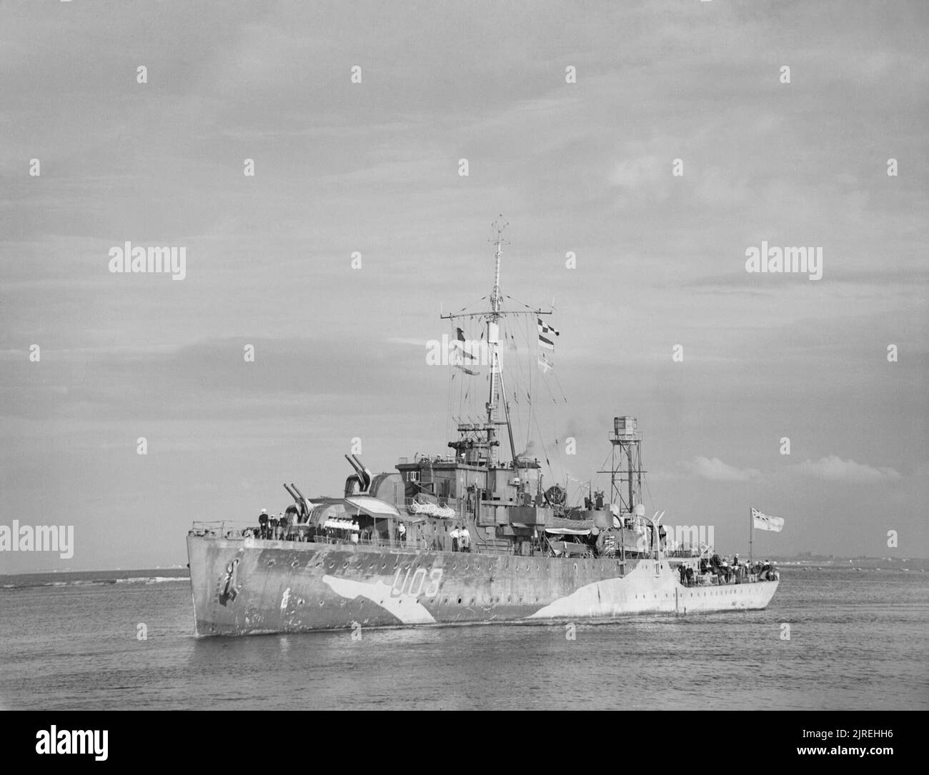 The Royal Navy during the Second World War The sloop HMS ERNE arrives ...