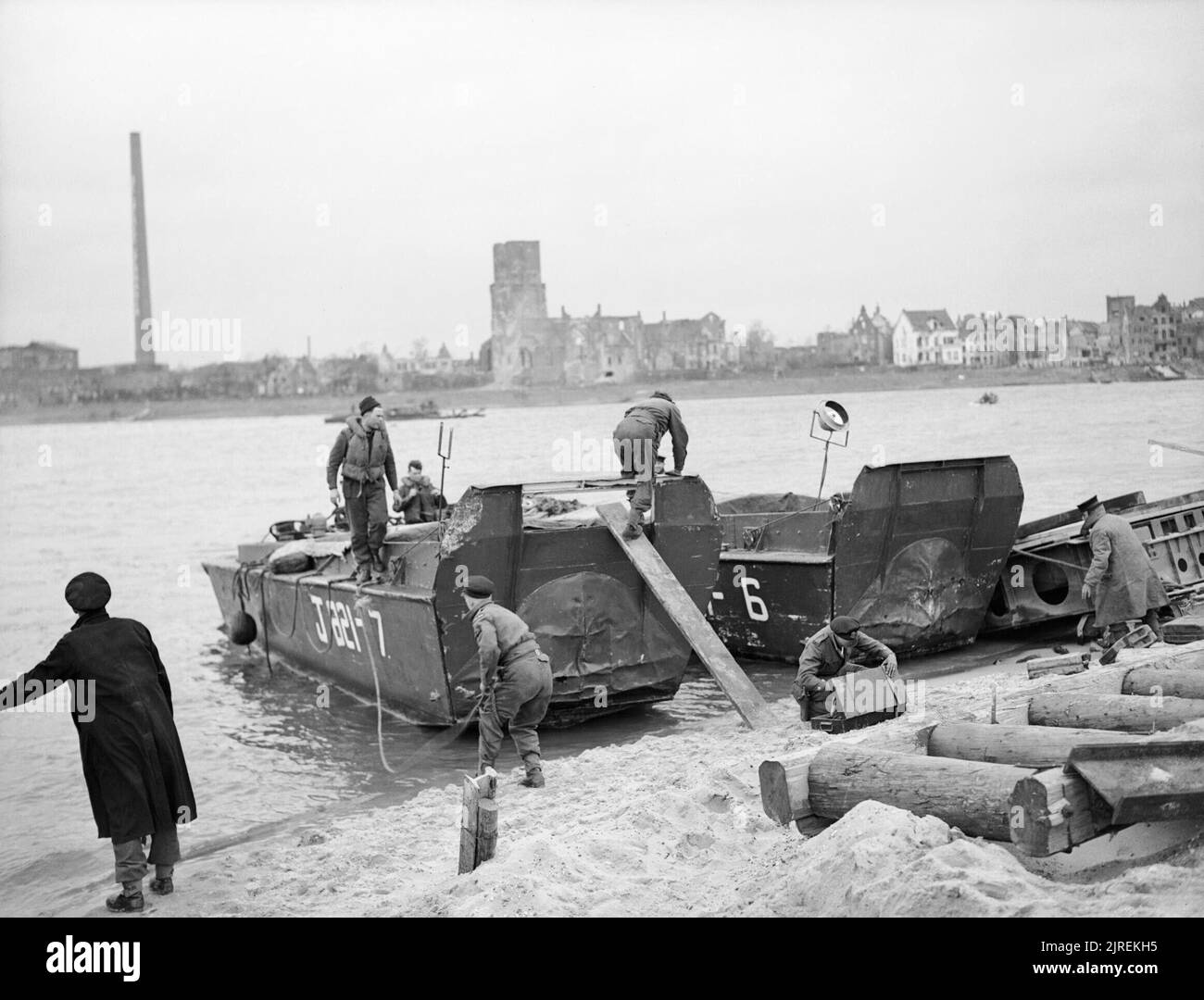 The Royal Navy during the Second World War Naval landing craft on the ...