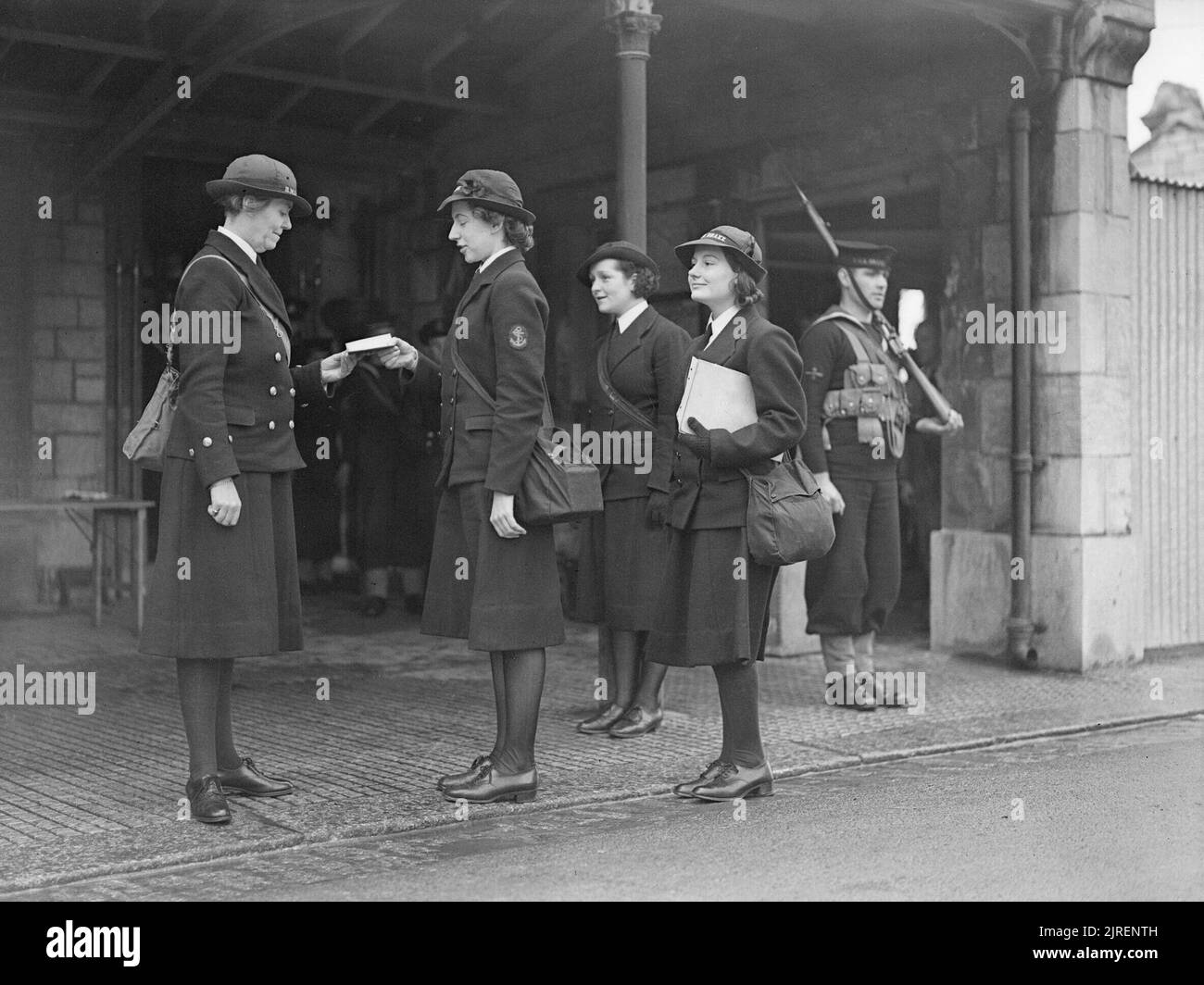Wrns at Work. 1940, at a Royal Navy Barracks. Regulating Wren at ...