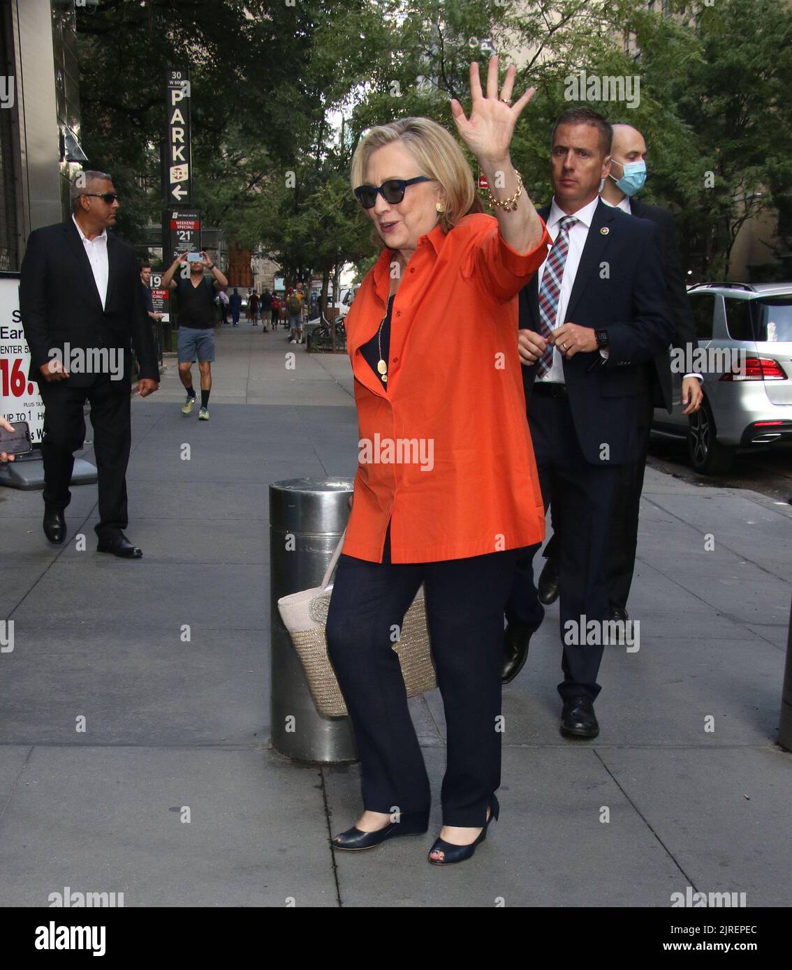 Celebrities At ‘The Kelly Clarkson Show’ -PICTURED: Hillary Clinton ...