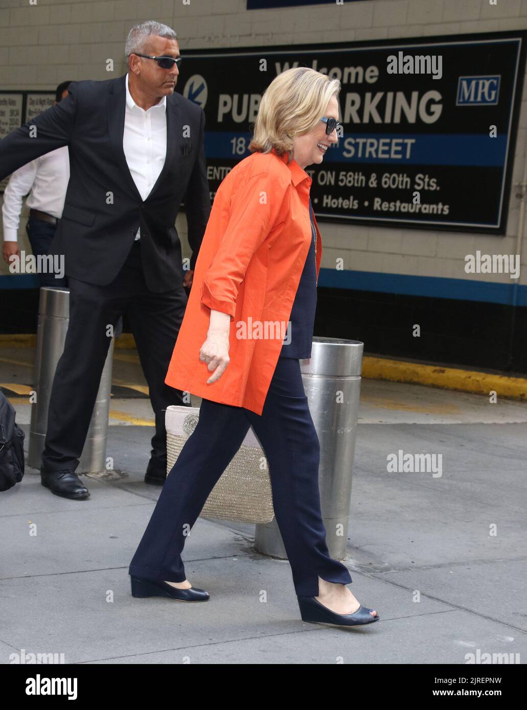 Celebrities At ‘The Kelly Clarkson Show’ -PICTURED: Hillary Clinton ...