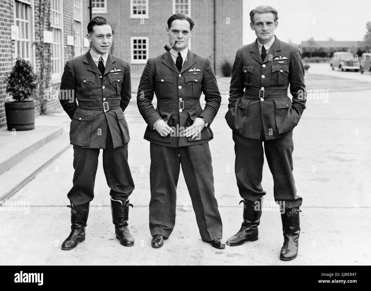 Raf officers mess Black and White Stock Photos & Images - Alamy
