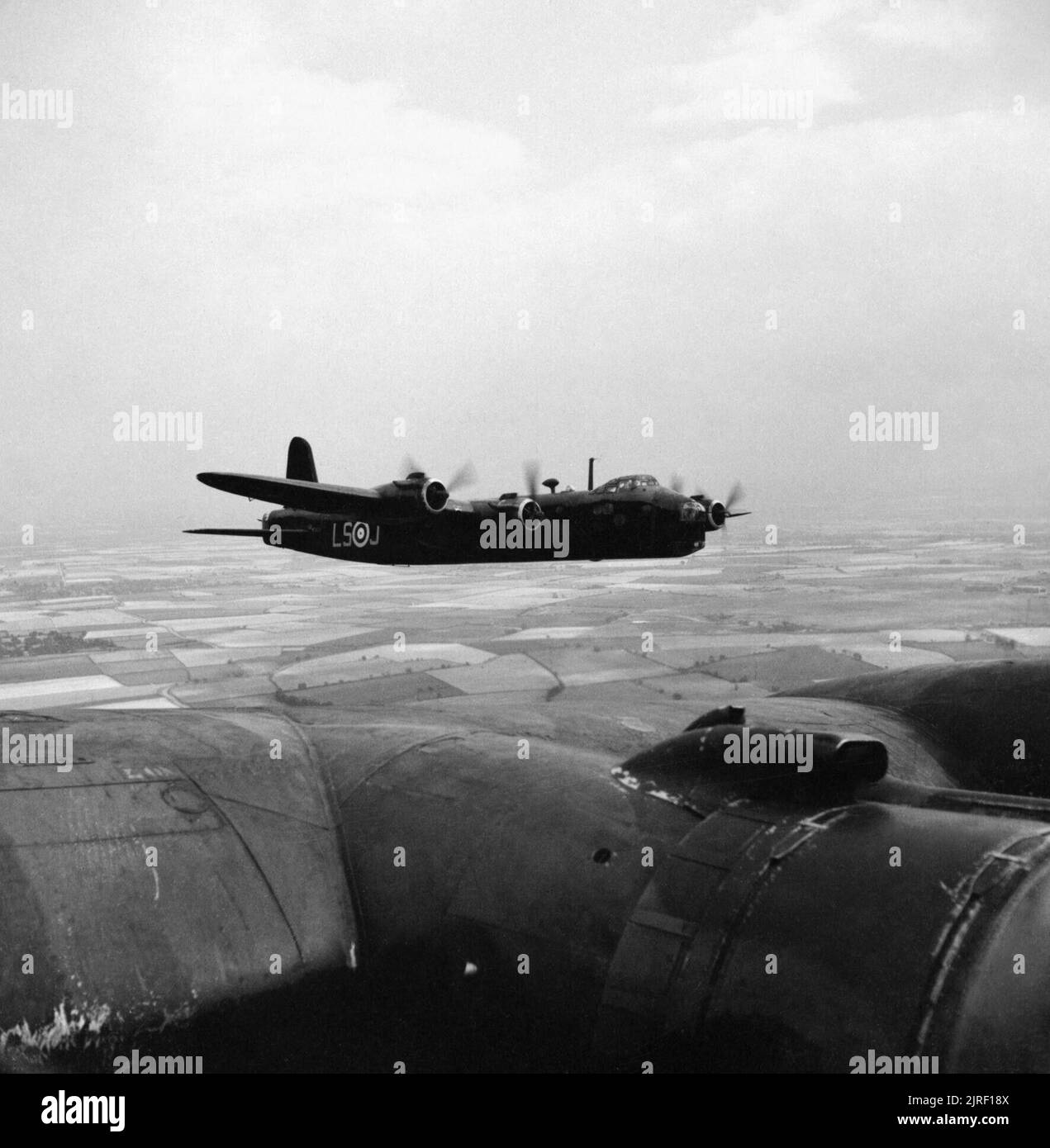 Short stirling ww2 hi-res stock photography and images - Alamy