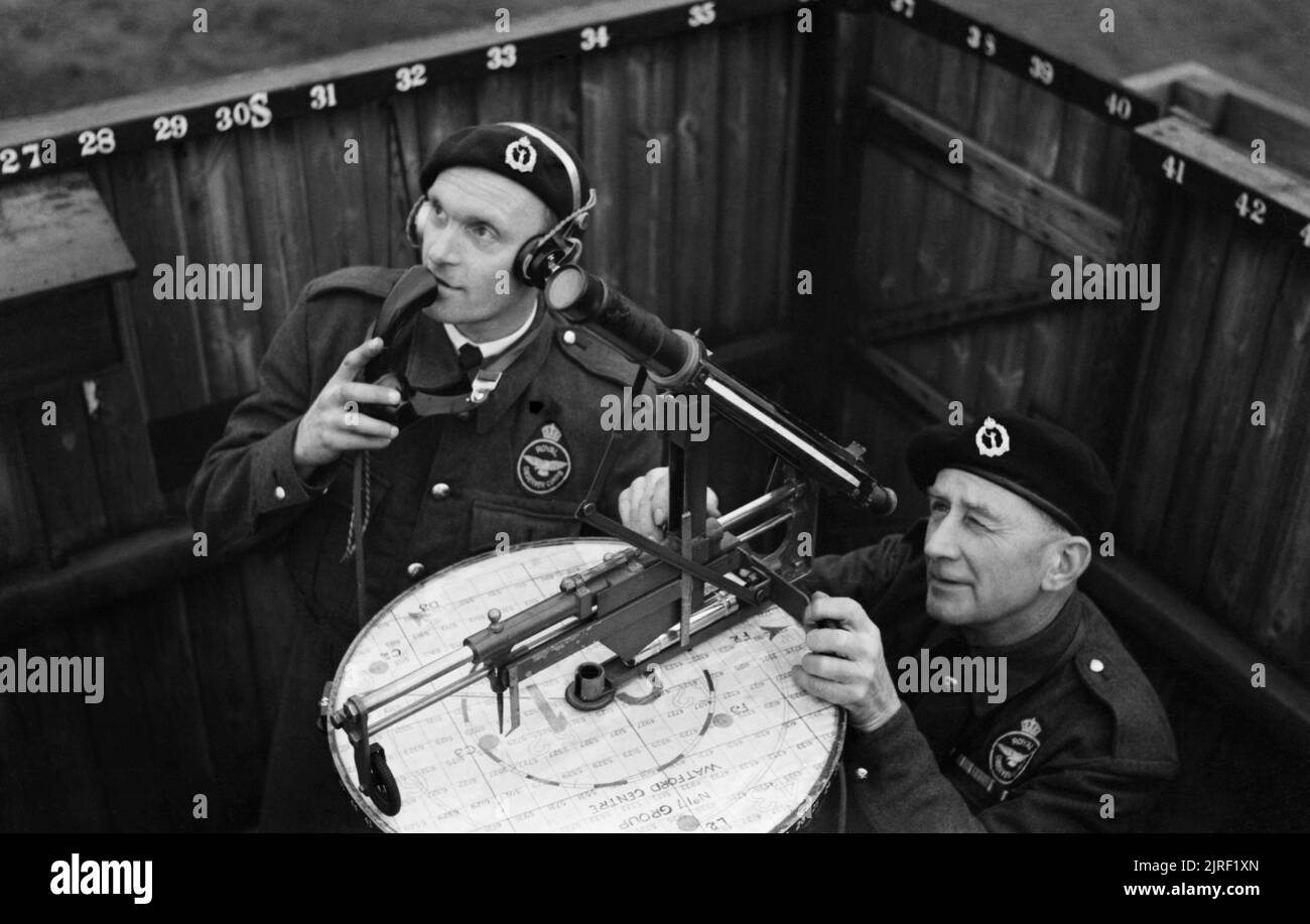 Plotting map ww2 hi-res stock photography and images - Alamy