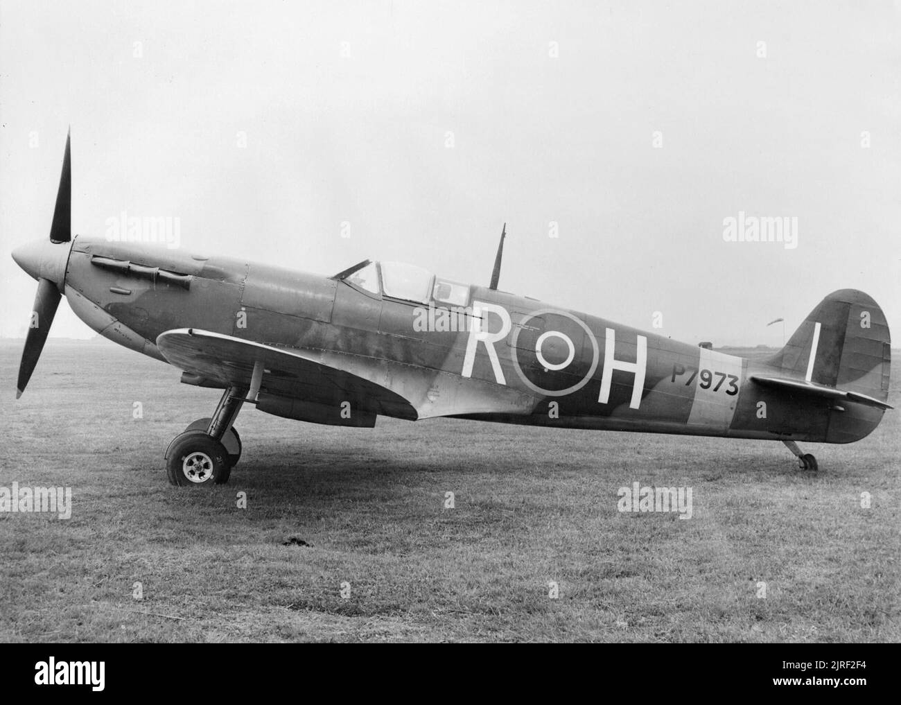 Aircraft of the Royal Air Force, 1939-1945- Supermarine Spitfire ...