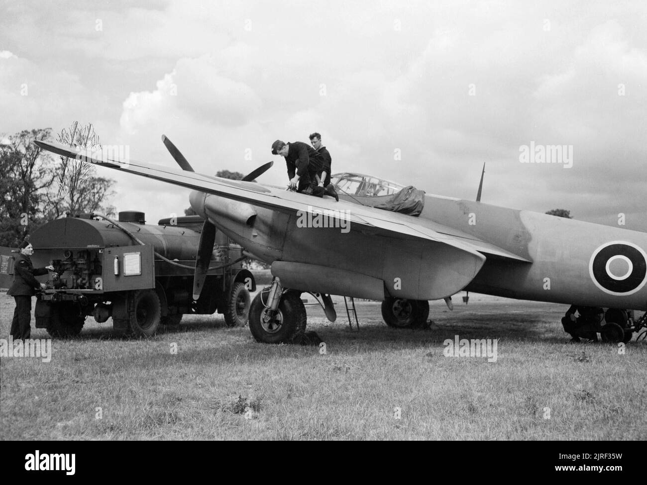 De Havilland Mosquito Mk II of No. 157 Squadron refuelling at Hunsdon ...