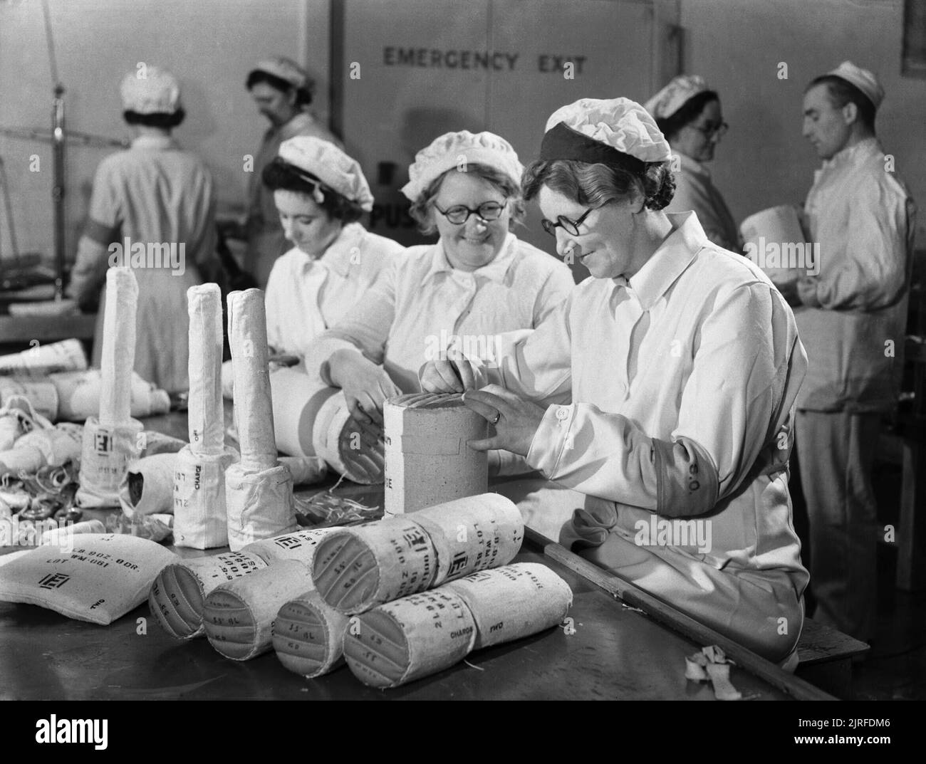 Work at a Royal Ordnance Shell Filling Factory, January 1942 Women war ...