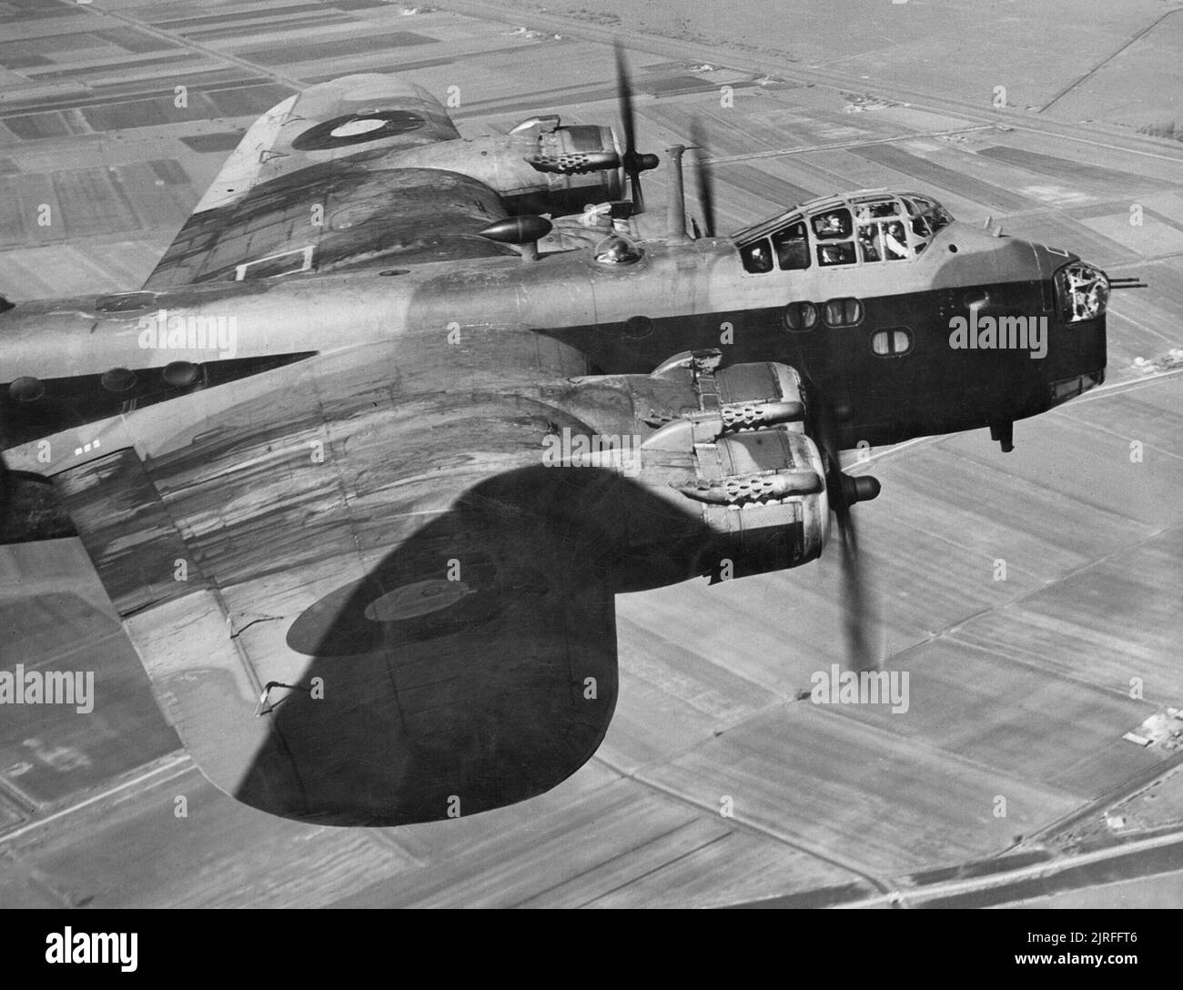 RAF Bomber Command Short Stirling of No. 1651 HCU (Heavy Conversion ...