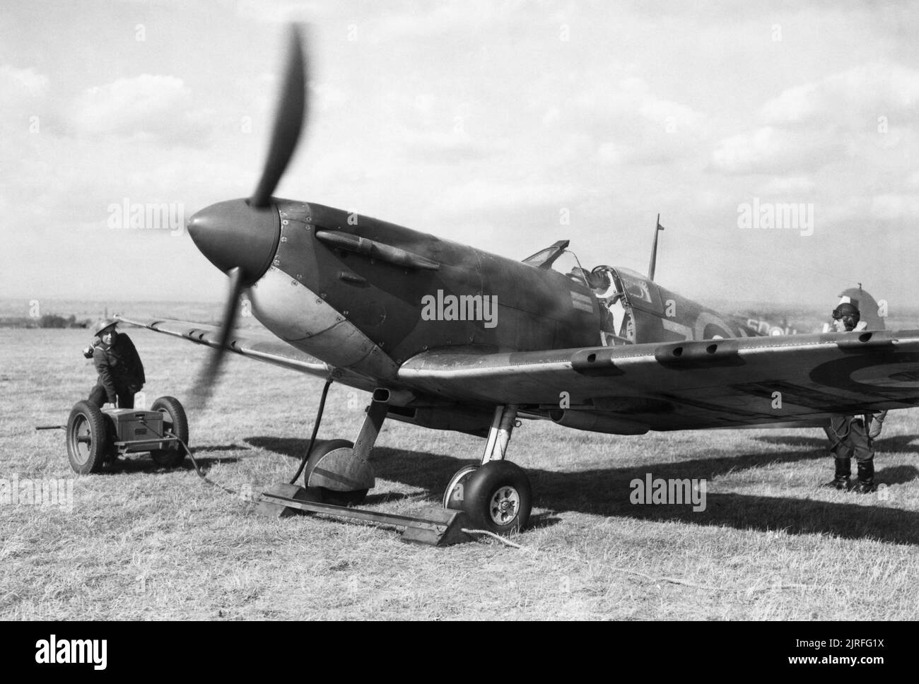 RAF Fighter Command 1940 Supermarine Spitfire Mk I R6800 LZ-N, flown by ...