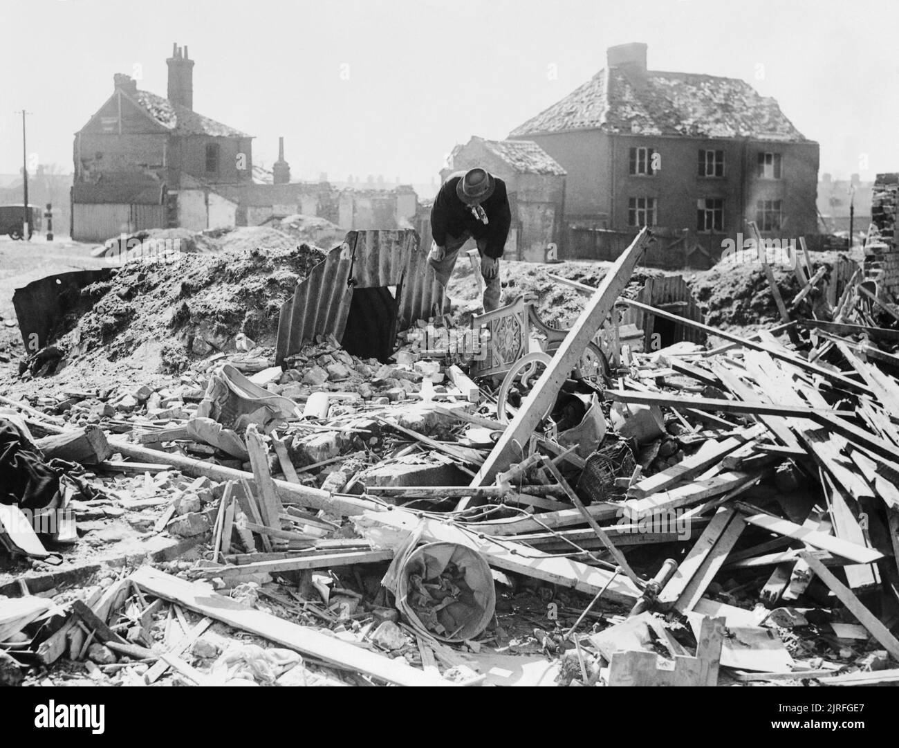 Anderson shelter hi-res stock photography and images - Alamy