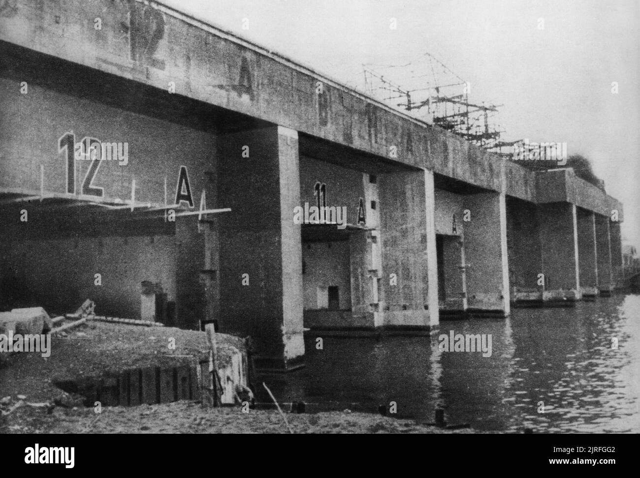 The German Navy in the Second World War The entrance to the German U ...