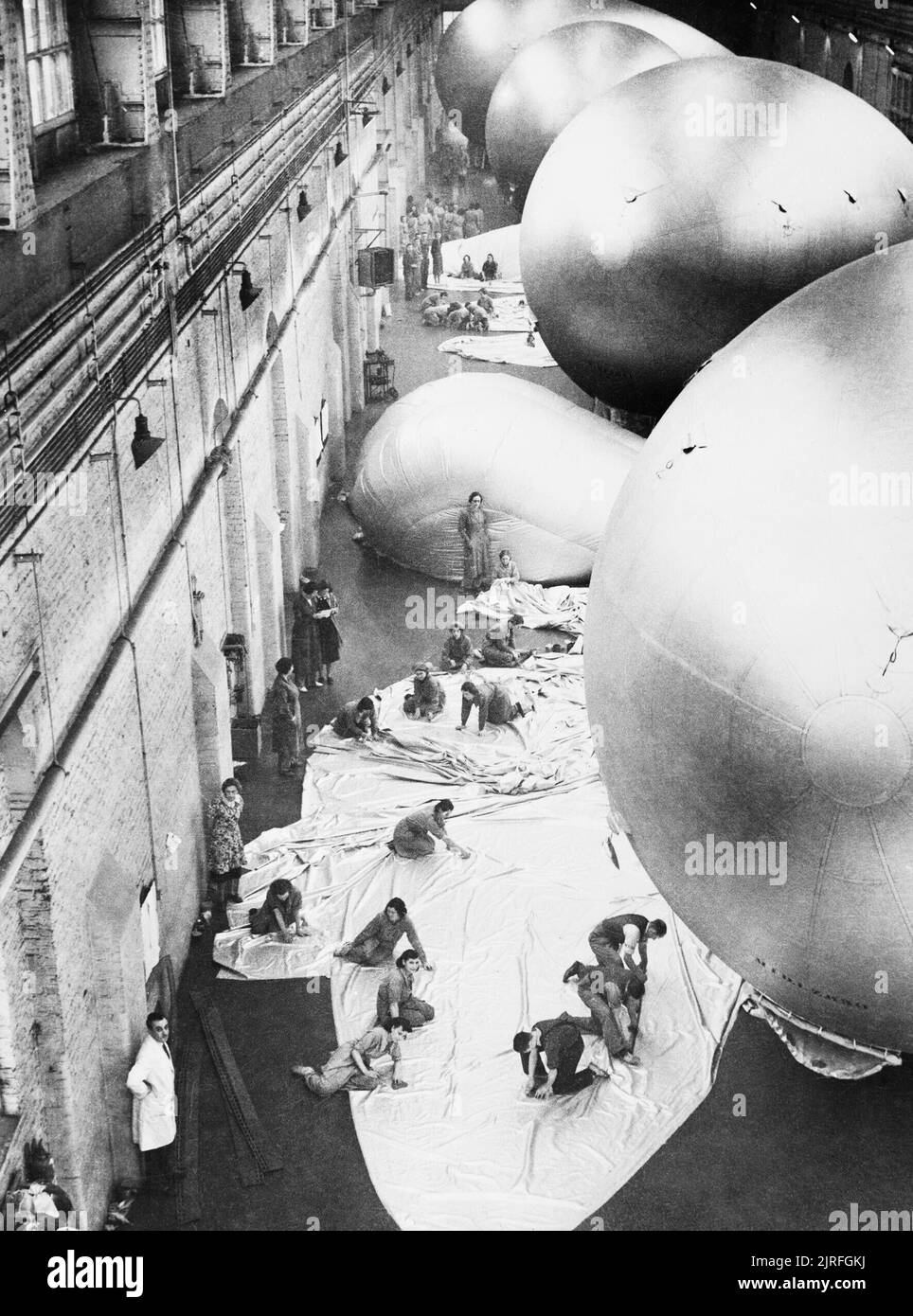 Britain's Home Front 1939 - 1945- Barrage Balloon Construction Looking ...