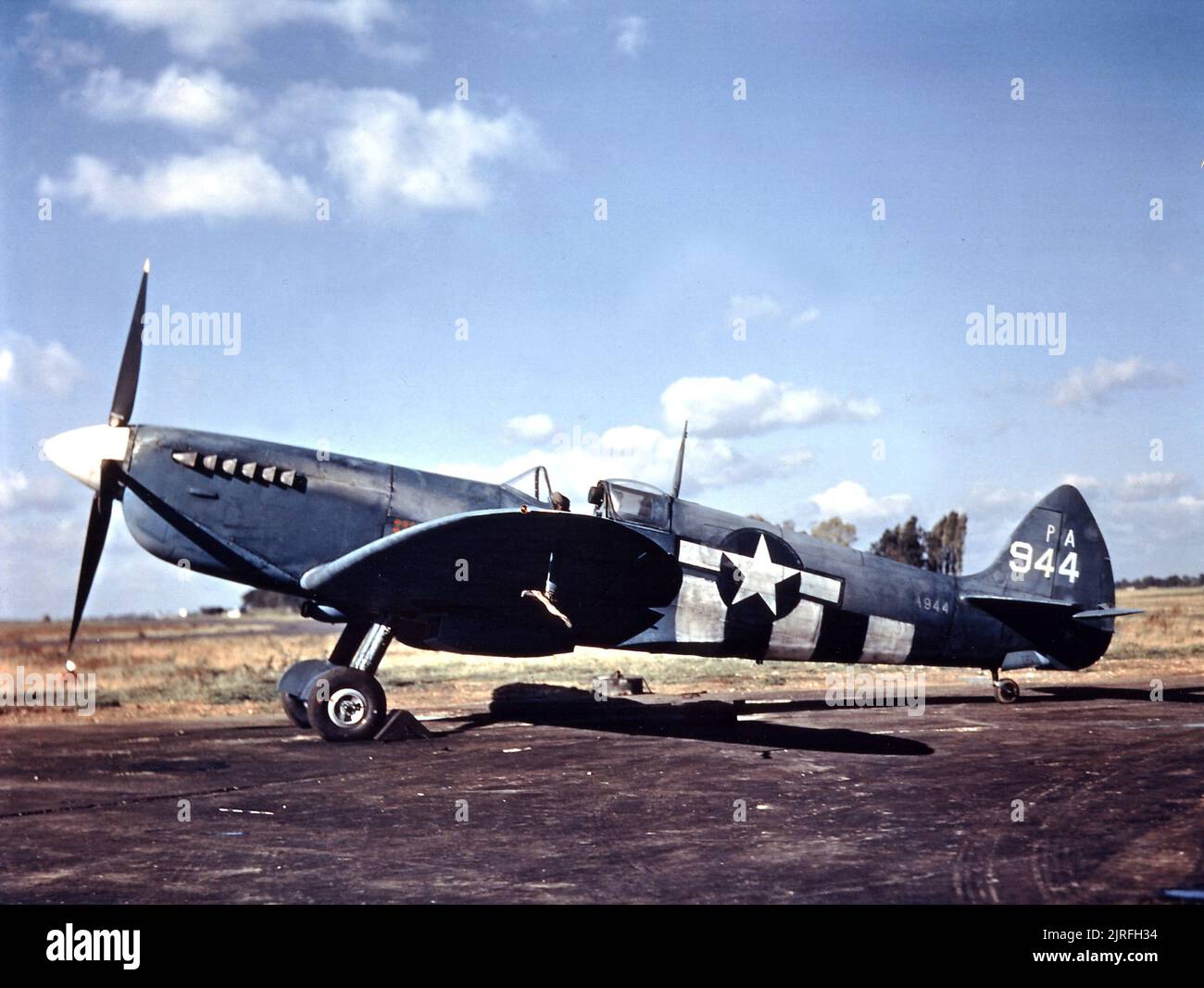 Recon spitfire hi-res stock photography and images - Alamy