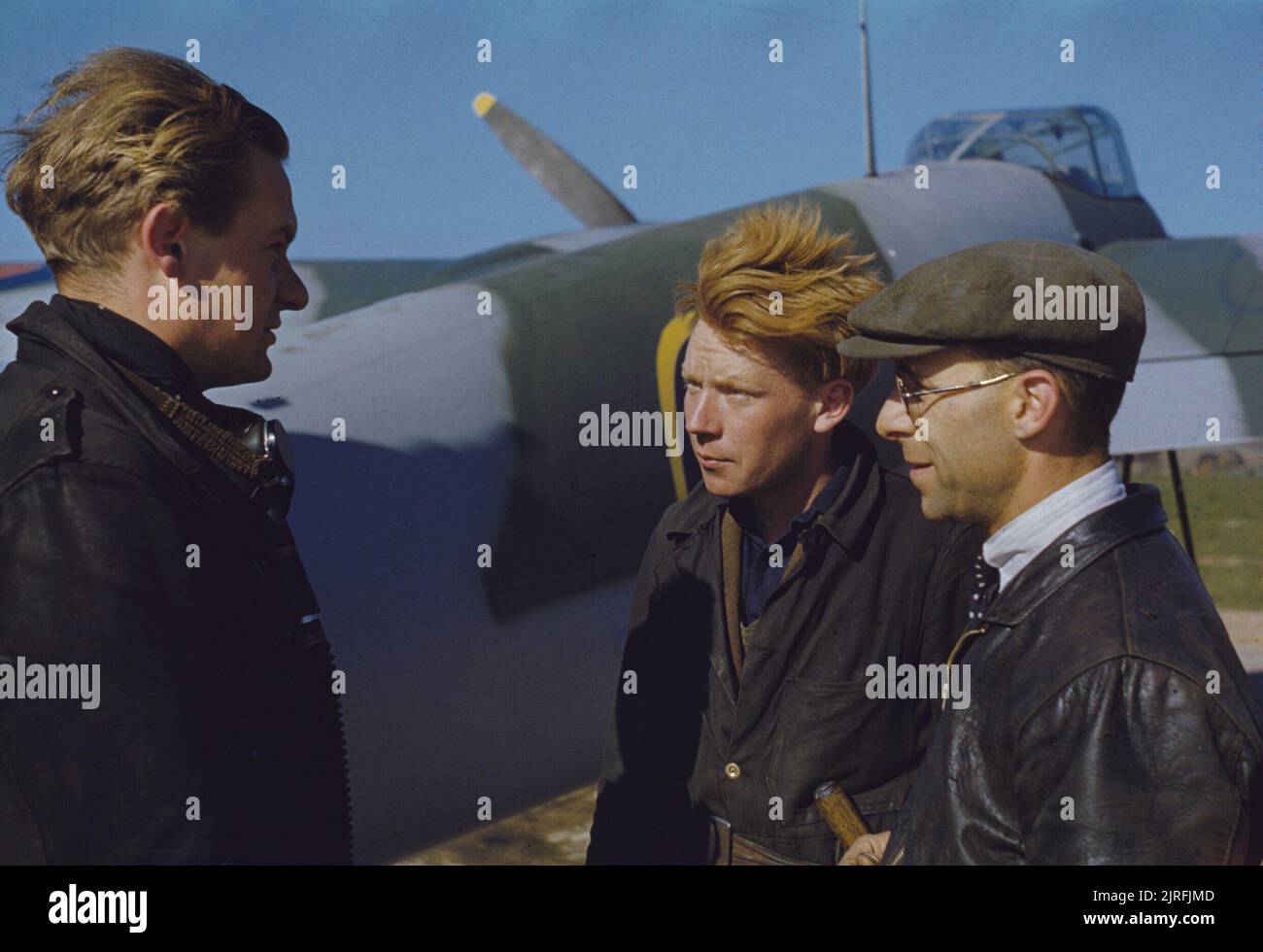 Building Mosquito Aircraft at the De Havilland Factory in Hatfield ...