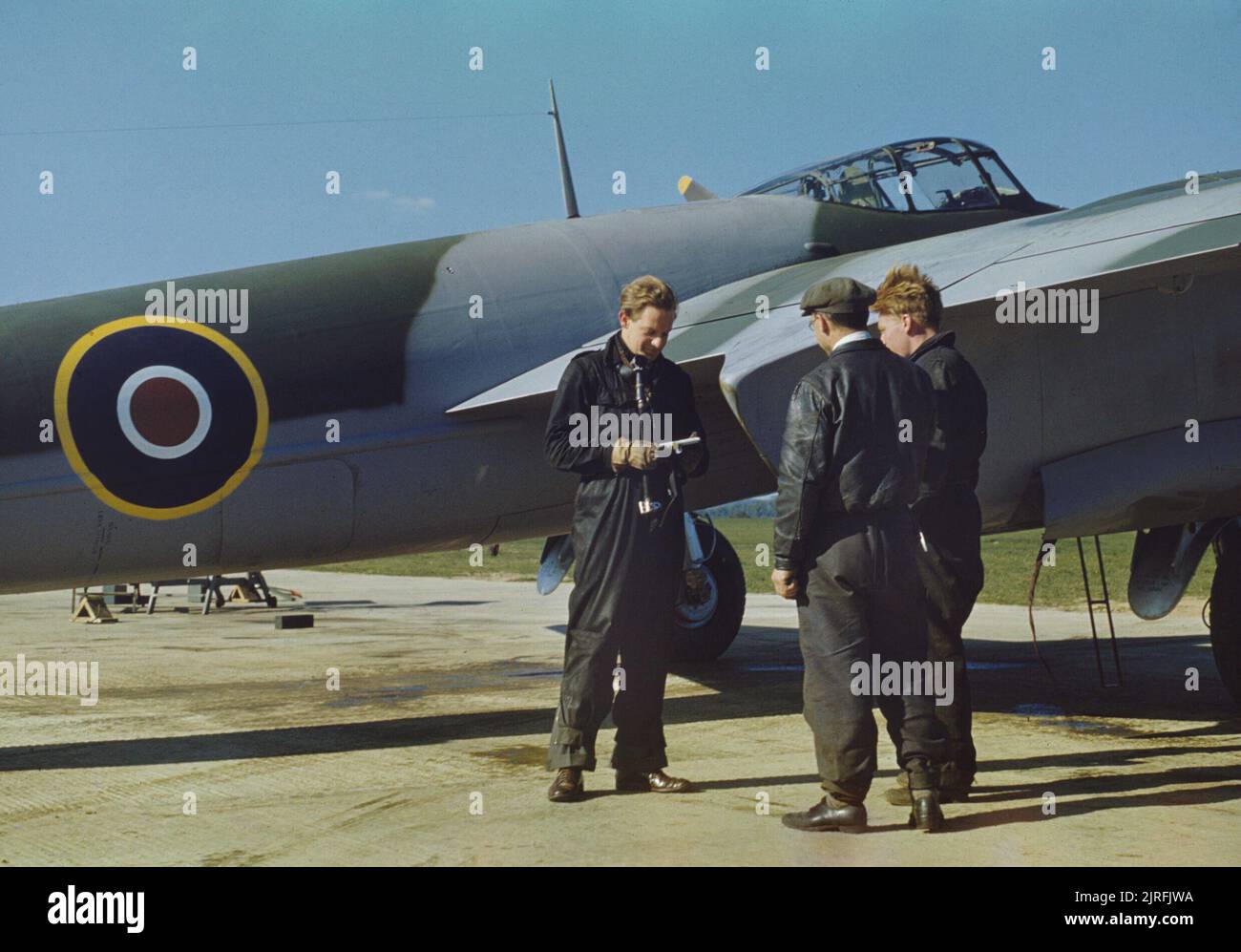Building Mosquito Aircraft at the De Havilland Factory in Hatfield ...