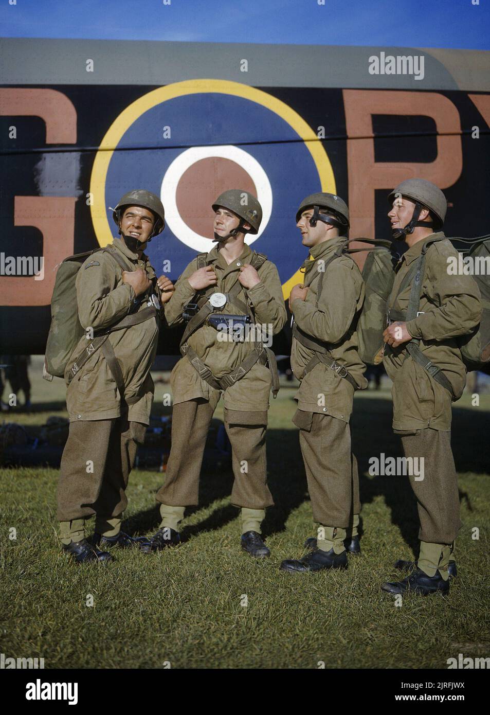 Paratroop Training in Netheravon, Britain, October 1942 Men of the ...