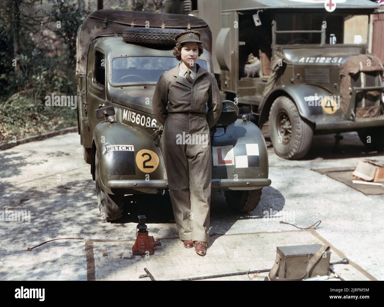 Women ats ww2 hi-res stock photography and images - Alamy