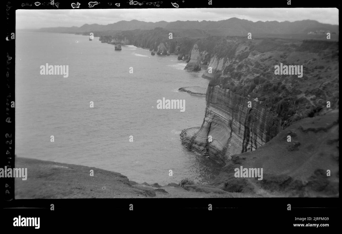 Mouth of tongaporutu river mouth of tongaporutu river hi-res stock ...
