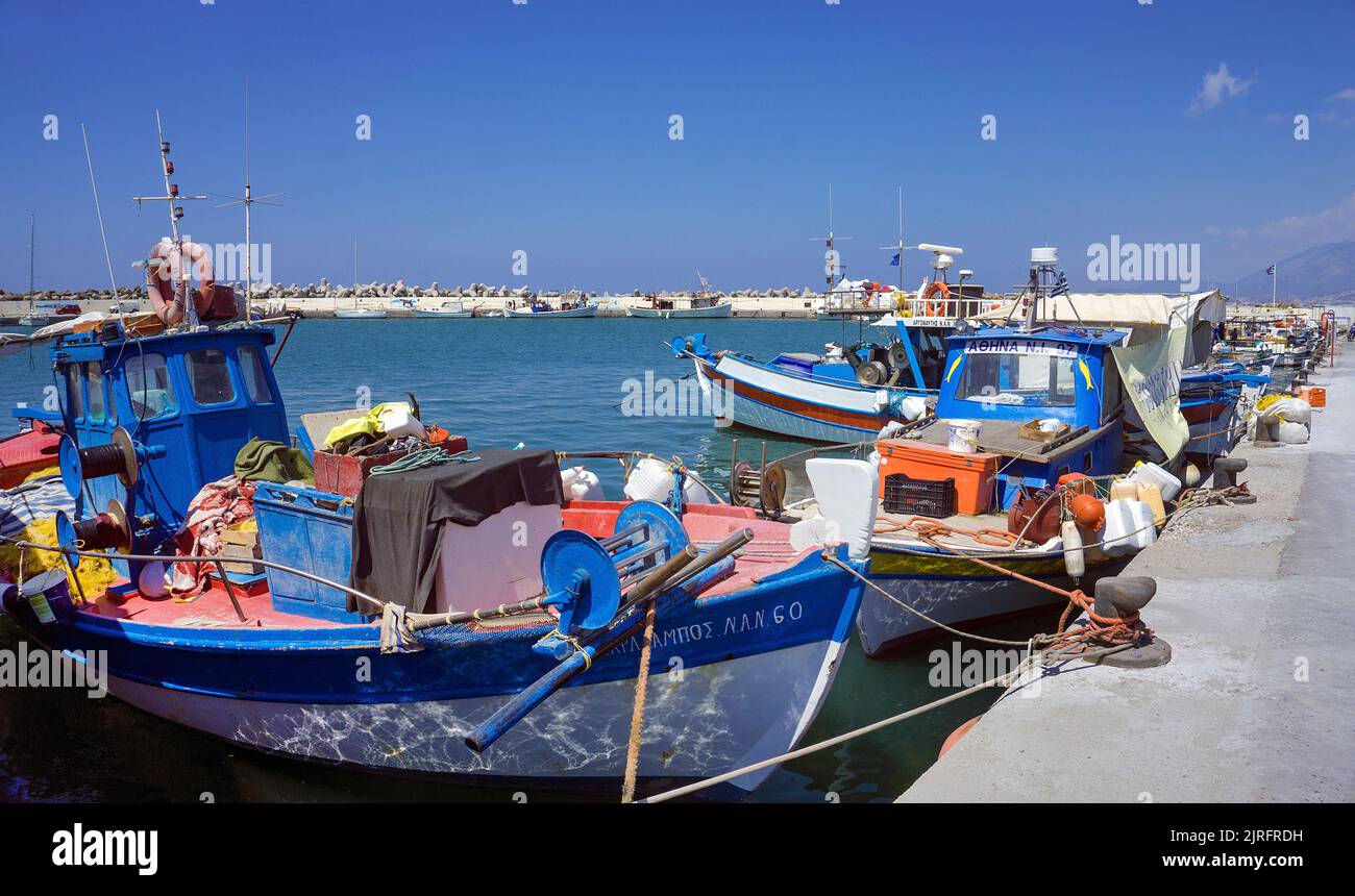 Fischerboote im Hafen von Ierapetra, der suedlichsten Stadt ...