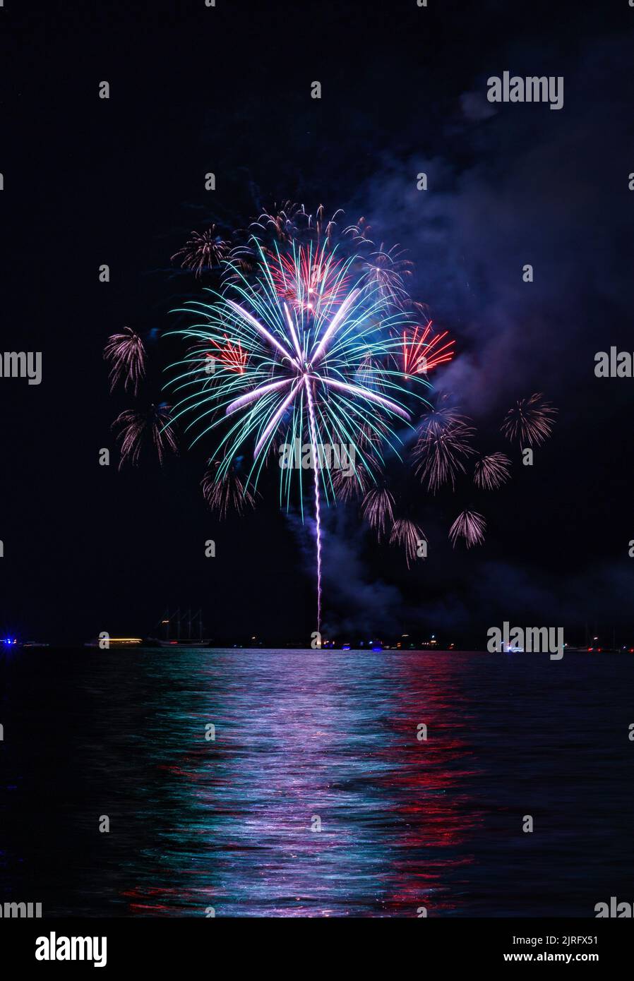 Fireworks being shut off over Lake Michigan next to downtown Chicago ...